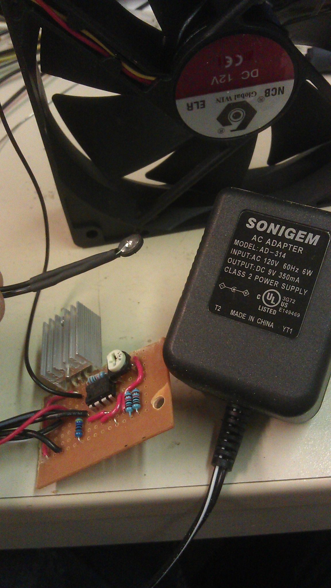 12V Fan Controlled by Temperature - Instructables