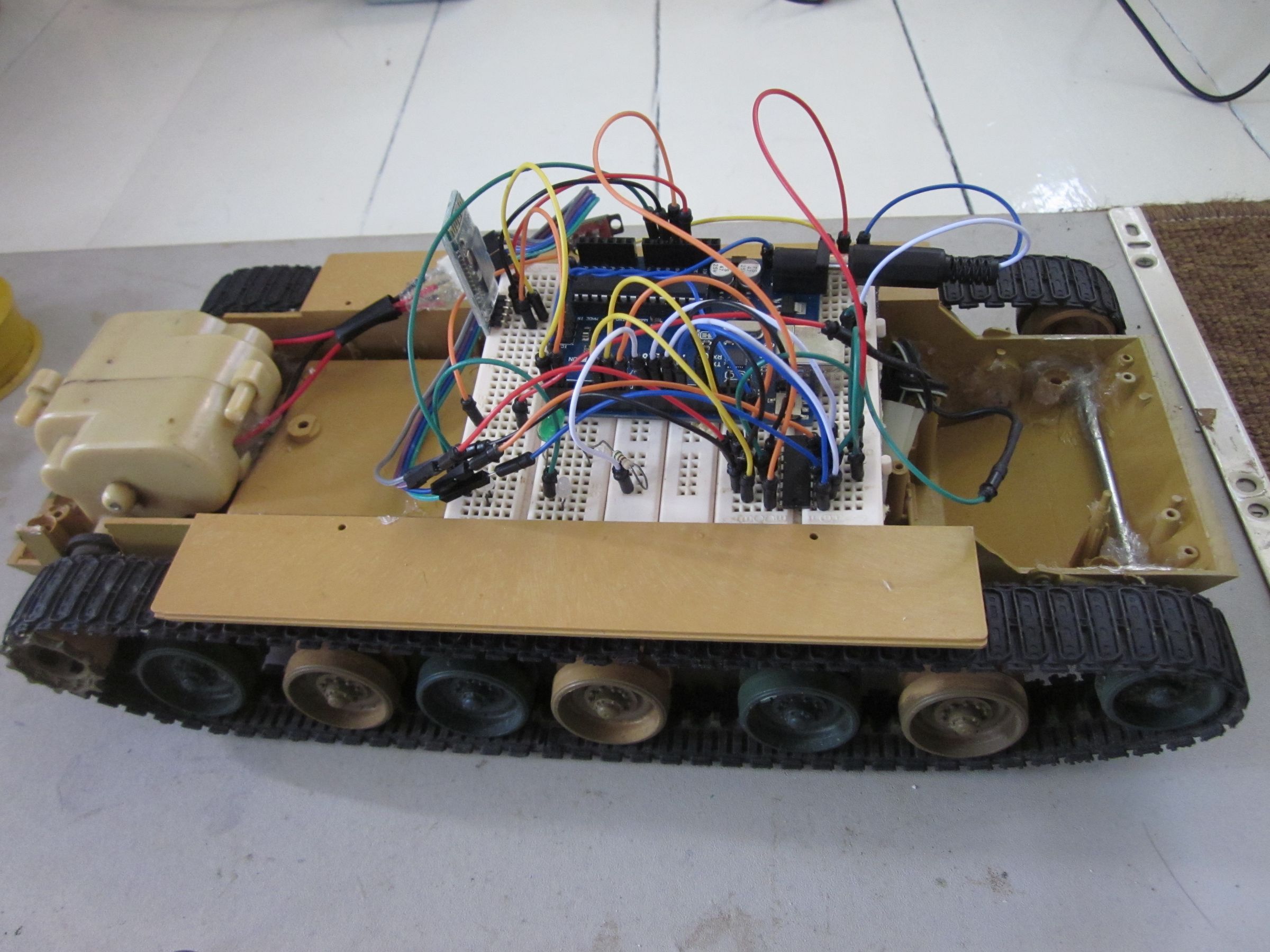 Bluetooth Control RC Tank + Android + Arduino : 8 Steps - Instructables