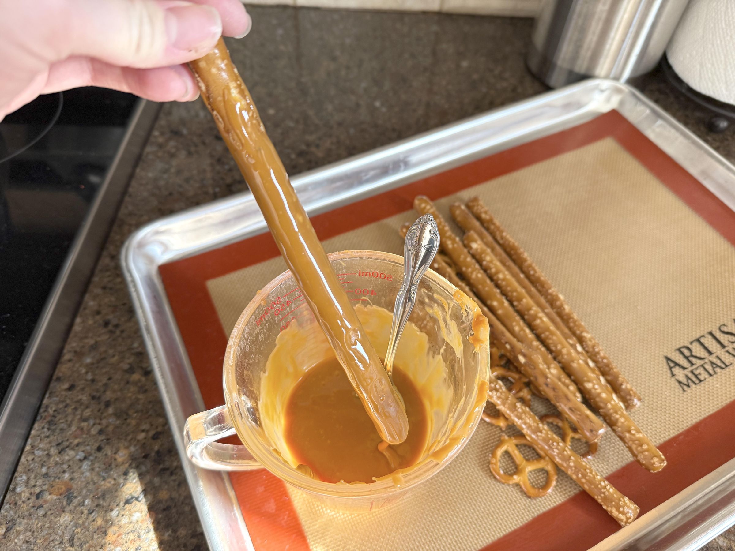 Chocolate Covered Caramel Pretzels : 4 Steps (with Pictures ...