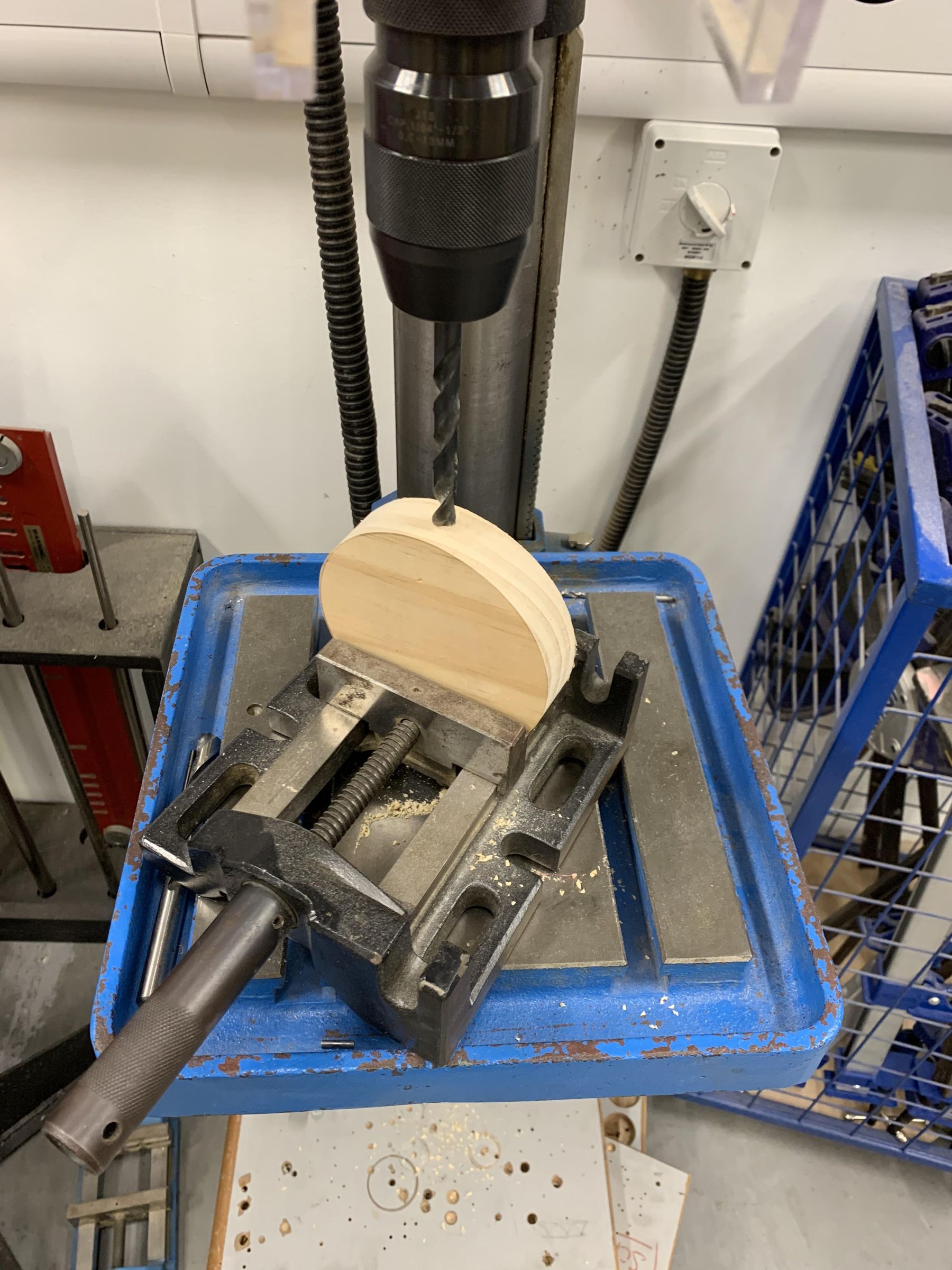 Upcycled Desk Lamp : 16 Steps (with Pictures) - Instructables