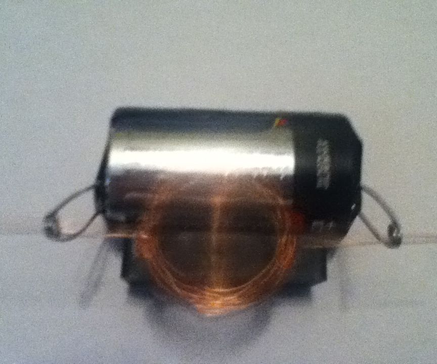 World's Simplest Motor : 7 Steps - Instructables