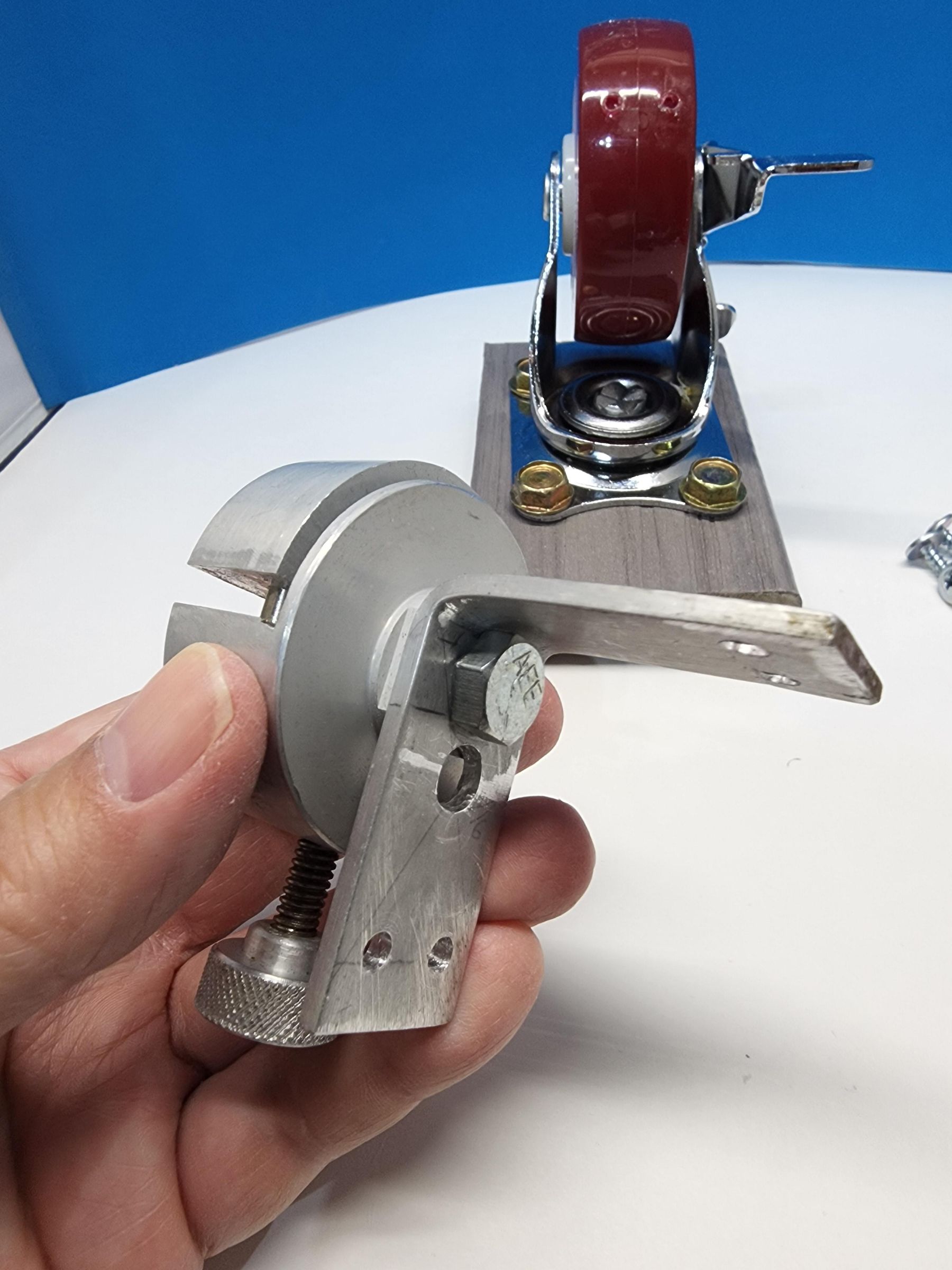 Engraving Vise, Mini Swivel - Using a Locking Caster : 11 Steps ...