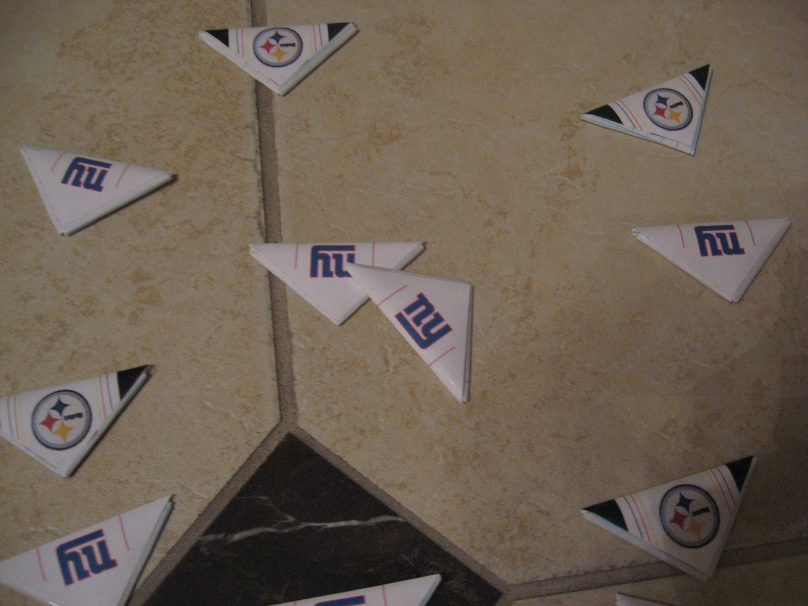 The Absolute Best Way to Play Paper Football : 10 Steps - Instructables