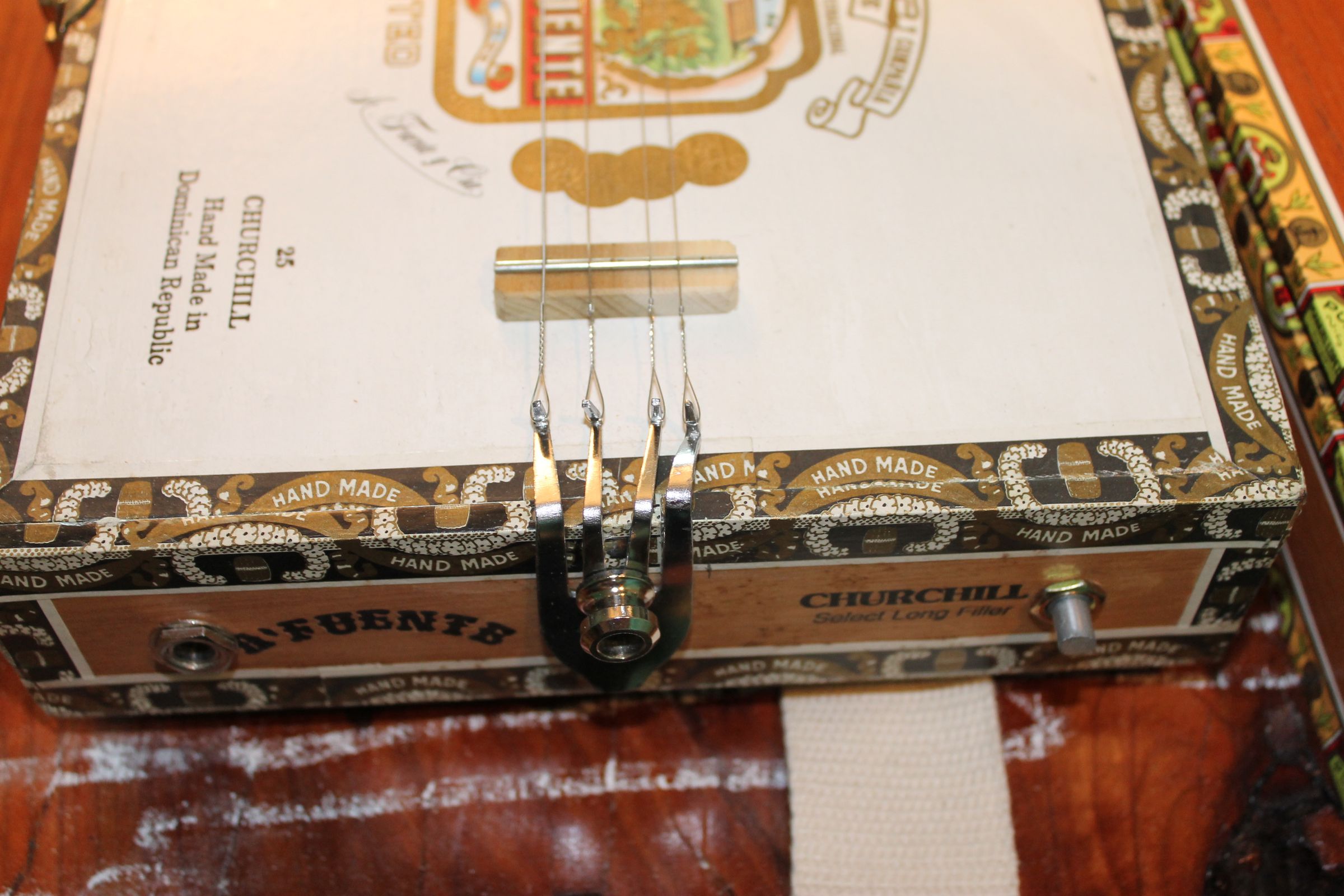 Awesome Cigar Box Dulcimer : 14 Steps (with Pictures) - Instructables