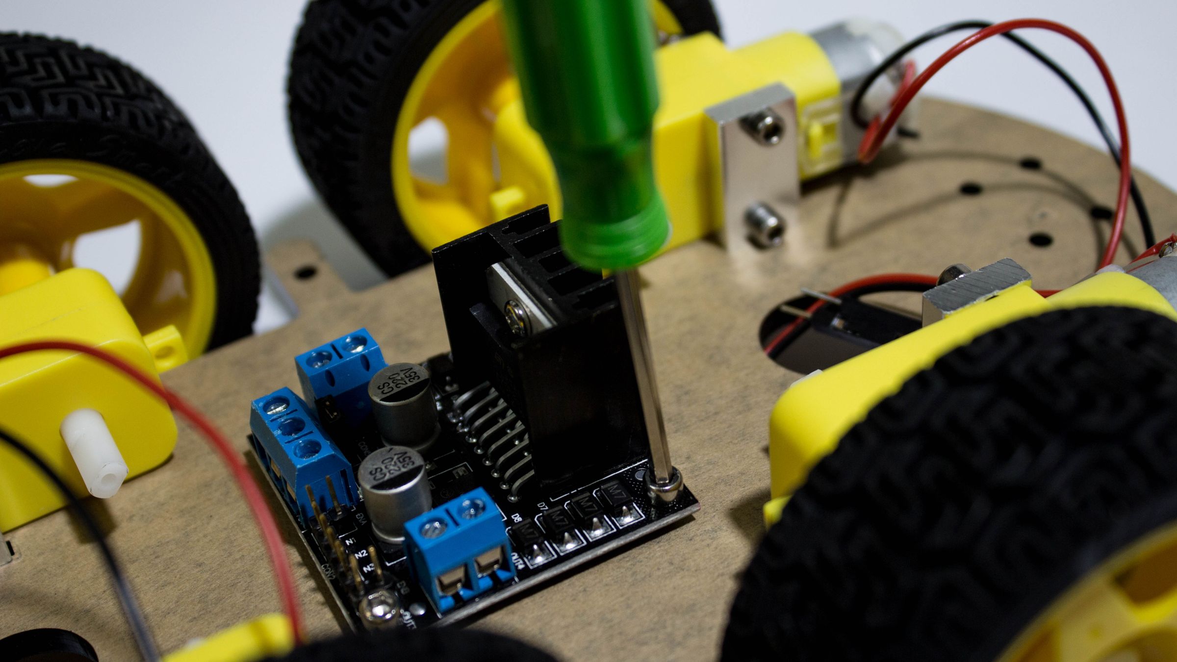 Smartphone Controlled Arduino Robot : 10 Steps (with Pictures ...