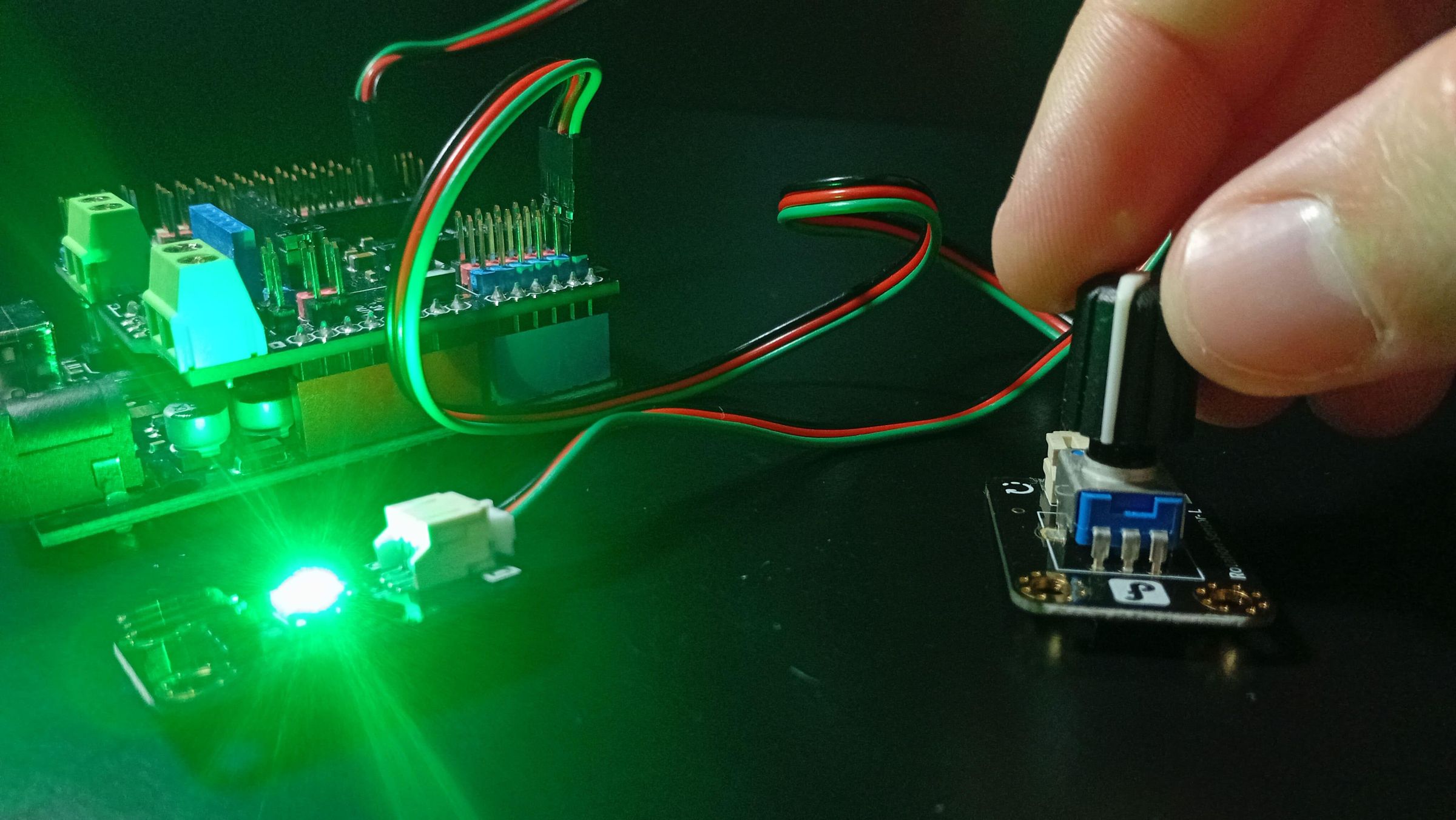 How to Use Potentiometers With Arduino - Lesson #9 : 8 Steps (with ...