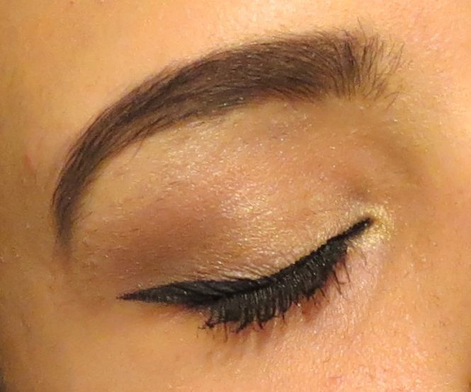 Warm Daytime Eye Makeup Look! : 6 Steps - Instructables