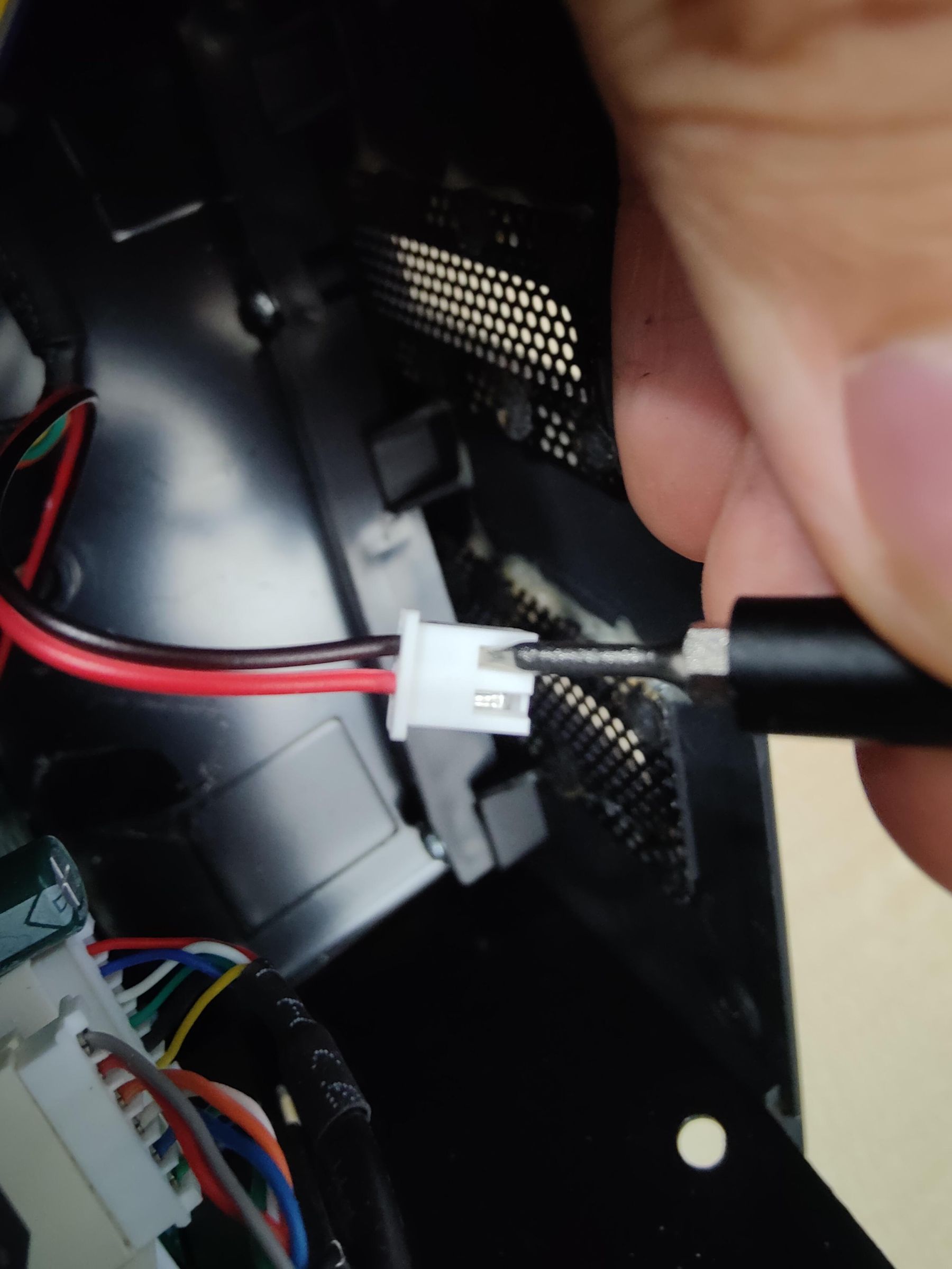 Thrustmaster TS-PC Racer (also TS-WX) Noctua Exhaust Fan Mod : 8 Steps (with Pictures ...