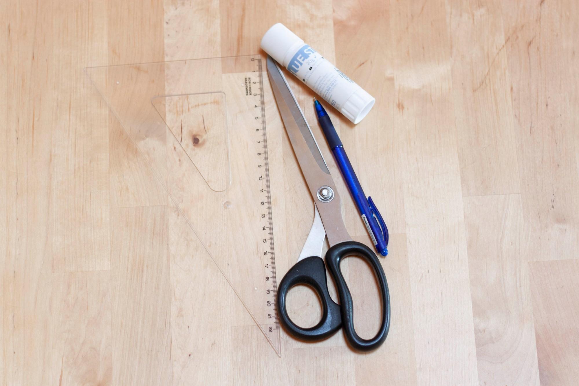 Folded Paper Pencil Stand : 3 Steps (with Pictures) - Instructables