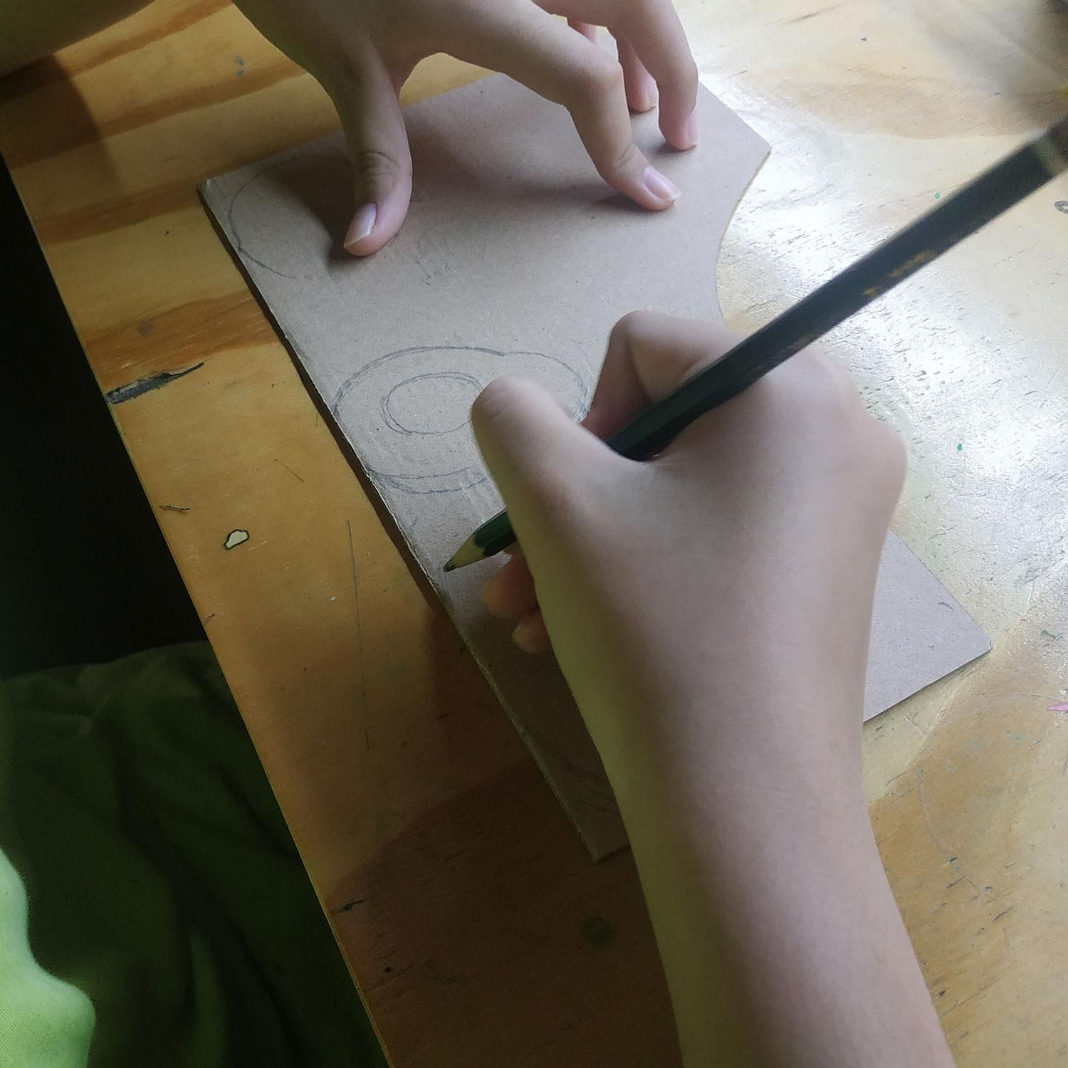 Plastic Cup Into Blender With Cardboard : 6 Steps (with Pictures ...