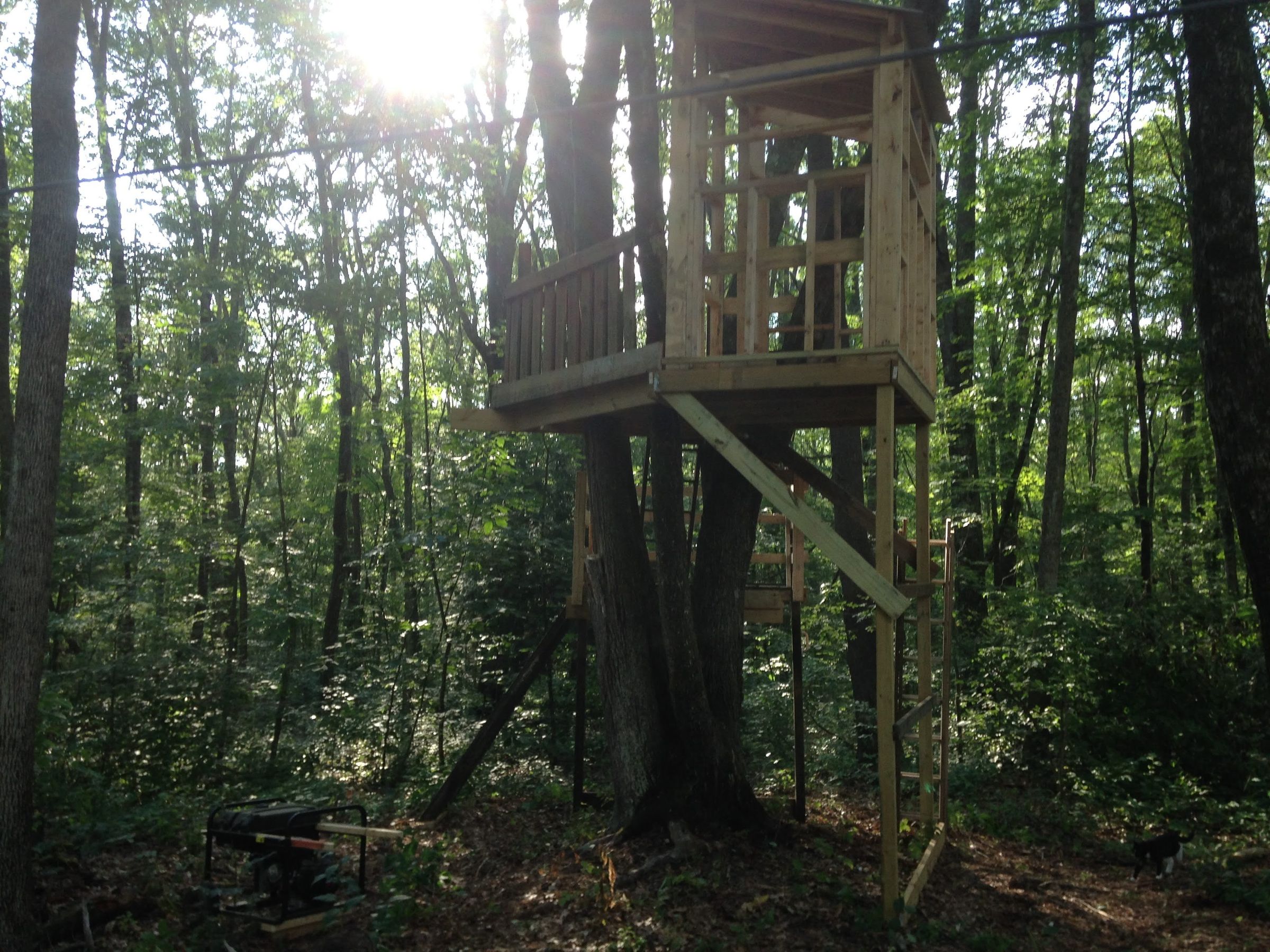 Multi Level Tree House From Recycled Materials : 10 Steps (with ...