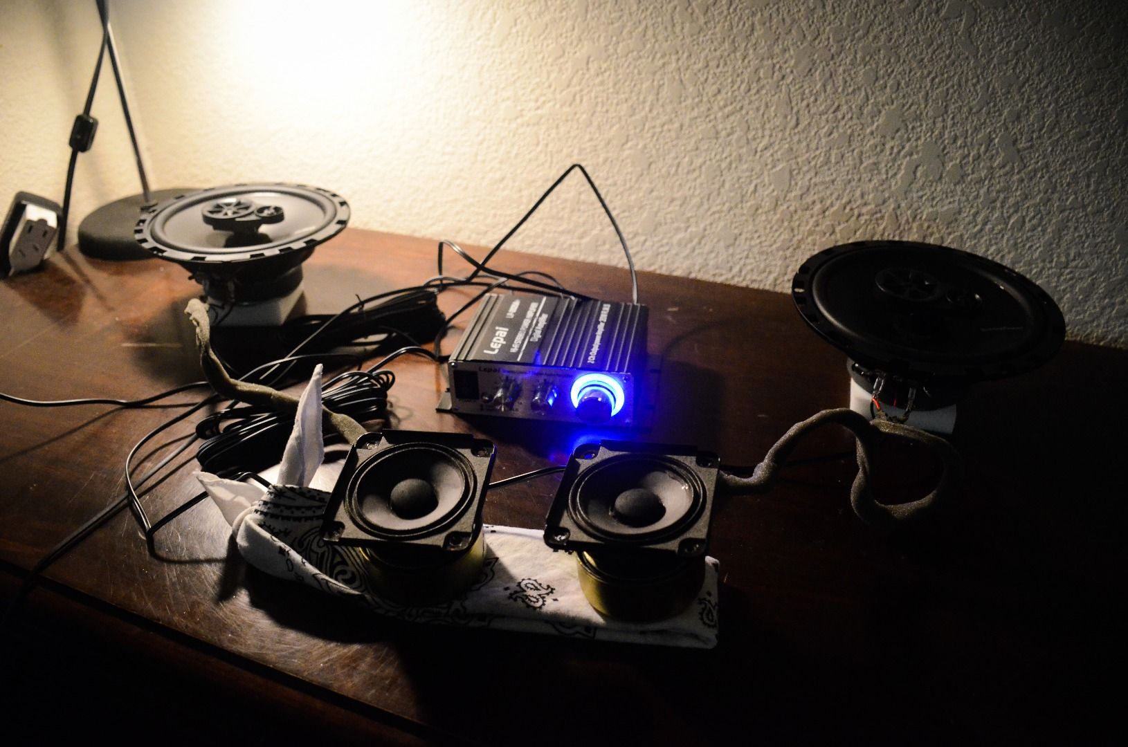 Wireless Boombox Speaker All-in-one : 3 Steps (with Pictures ...