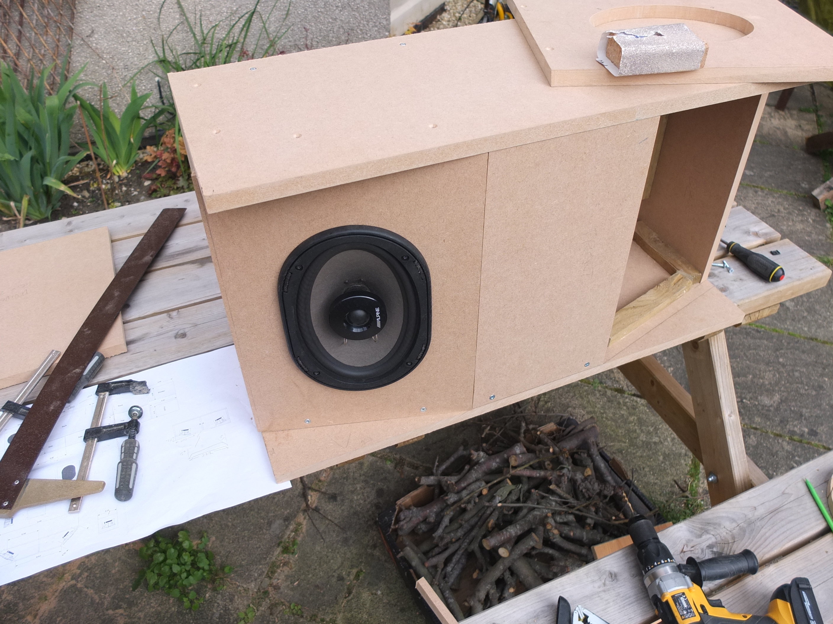 Stealthy Stereo Boom-box for Digital Projectors and House-parties : 7 ...