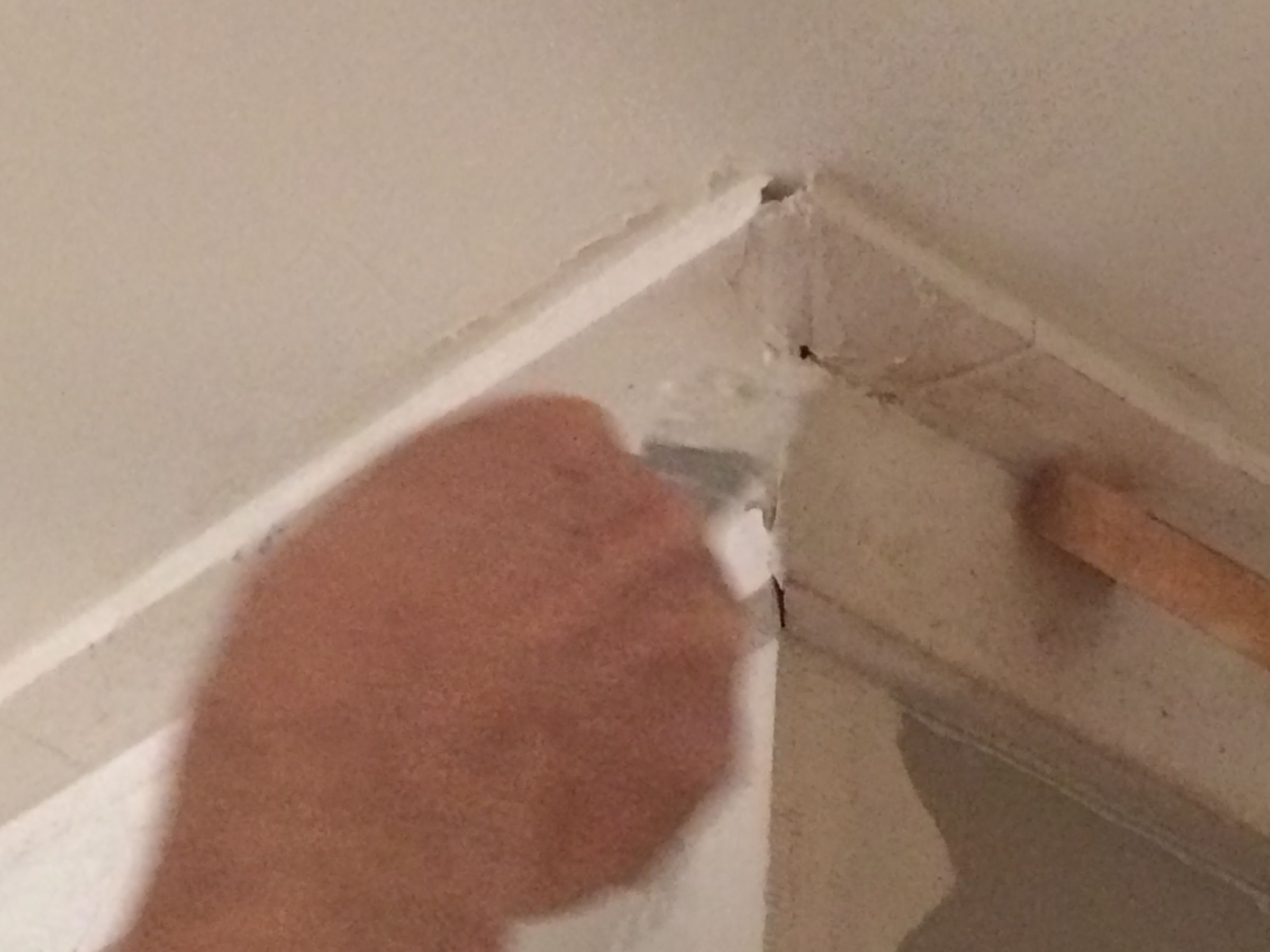 Try Your Hand at Installing Cornice : 5 Steps (with Pictures ...