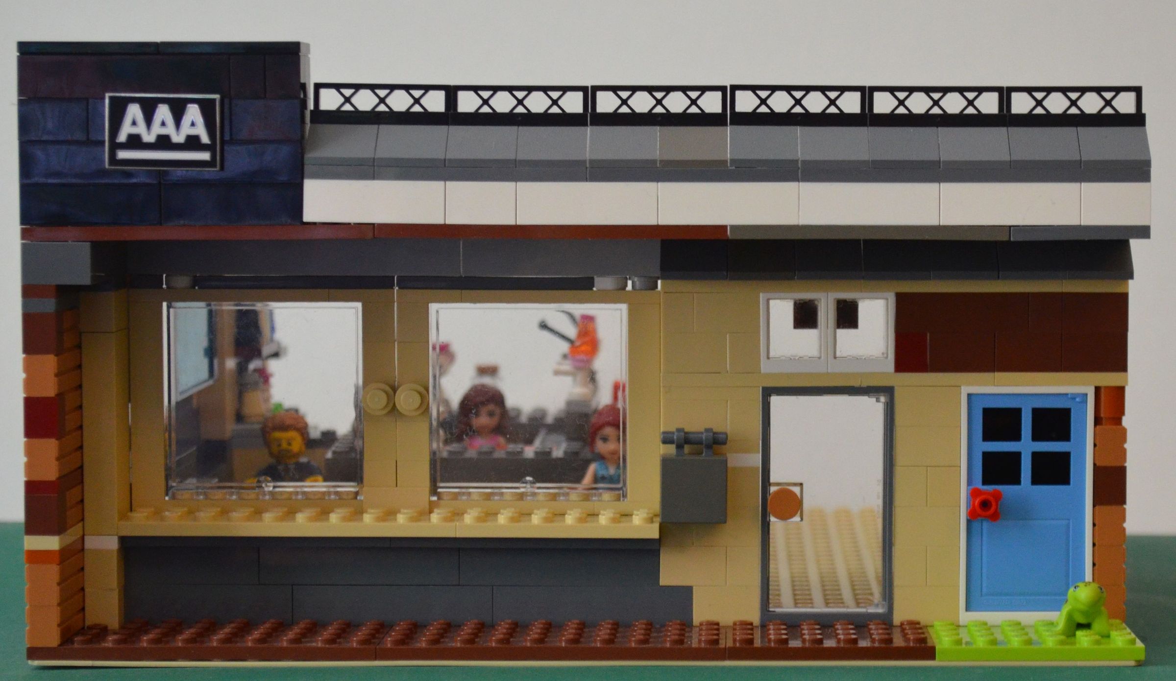 Mini BBQ Bar Lego Play-set for a 7 Year Old Girl : 4 Steps - Instructables