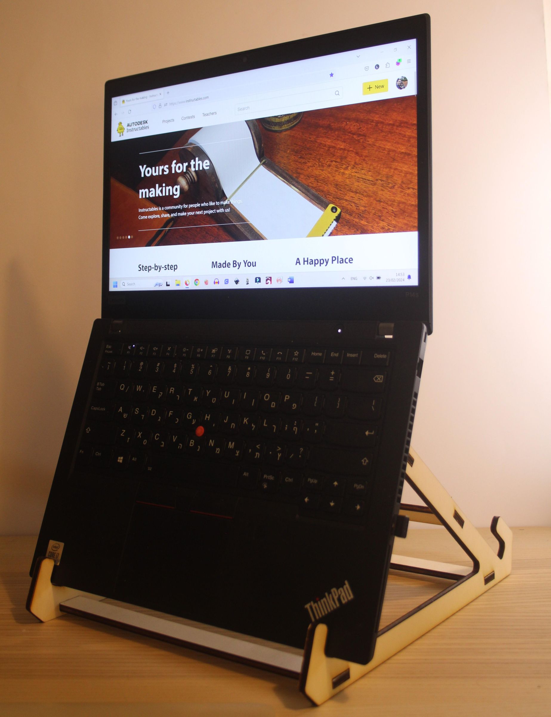 Dual-Angle Laptop Stand : 4 Steps (with Pictures) - Instructables
