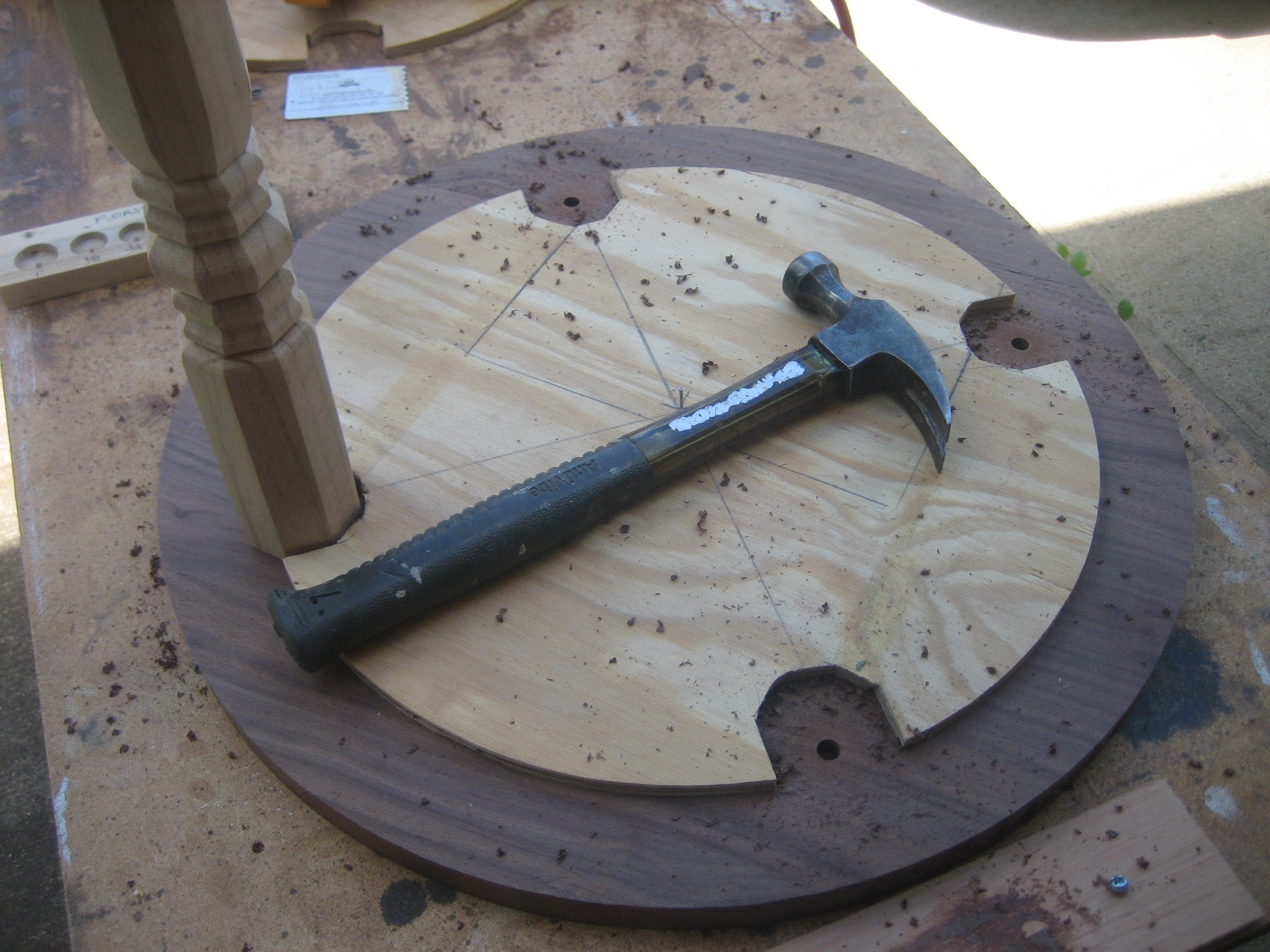 ROUND TABLE WITH SECRET COMPARTMENT : 11 Steps (with Pictures ...