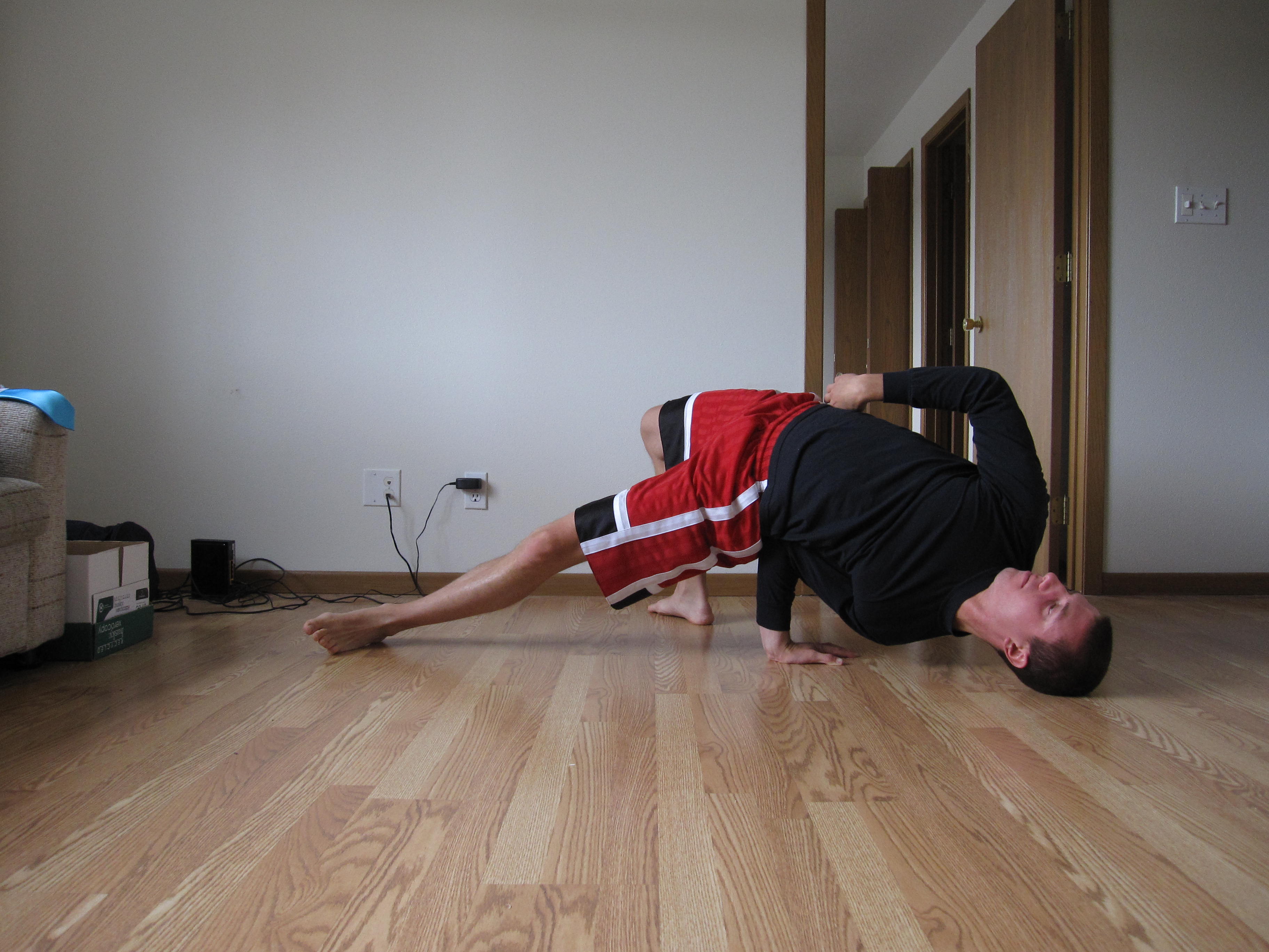 Learn Basic Breakdancing Freezes and Footwork : 5 Steps (with Pictures ...