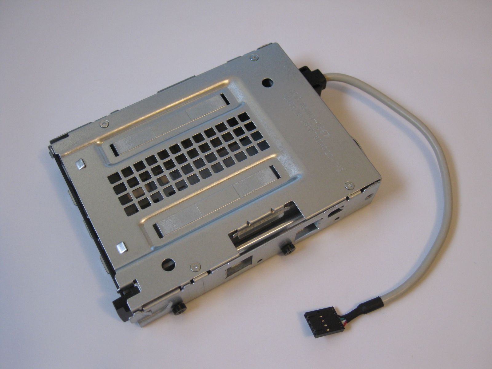 Seamless Zune Dock - HP Pocket Media Drive Bay : 9 Steps - Instructables