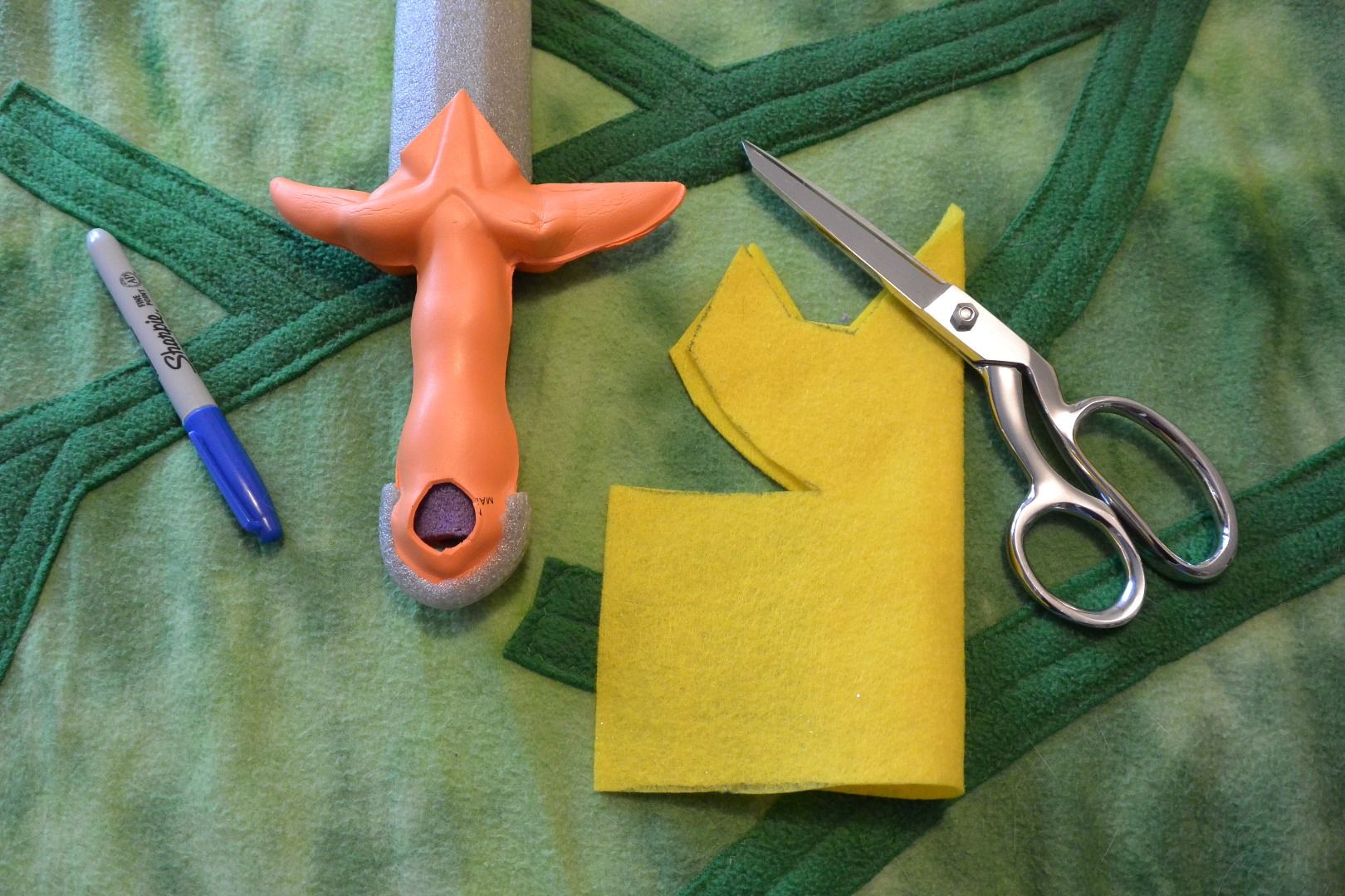 Hero of Legend Foam Sword : 3 Steps (with Pictures) - Instructables