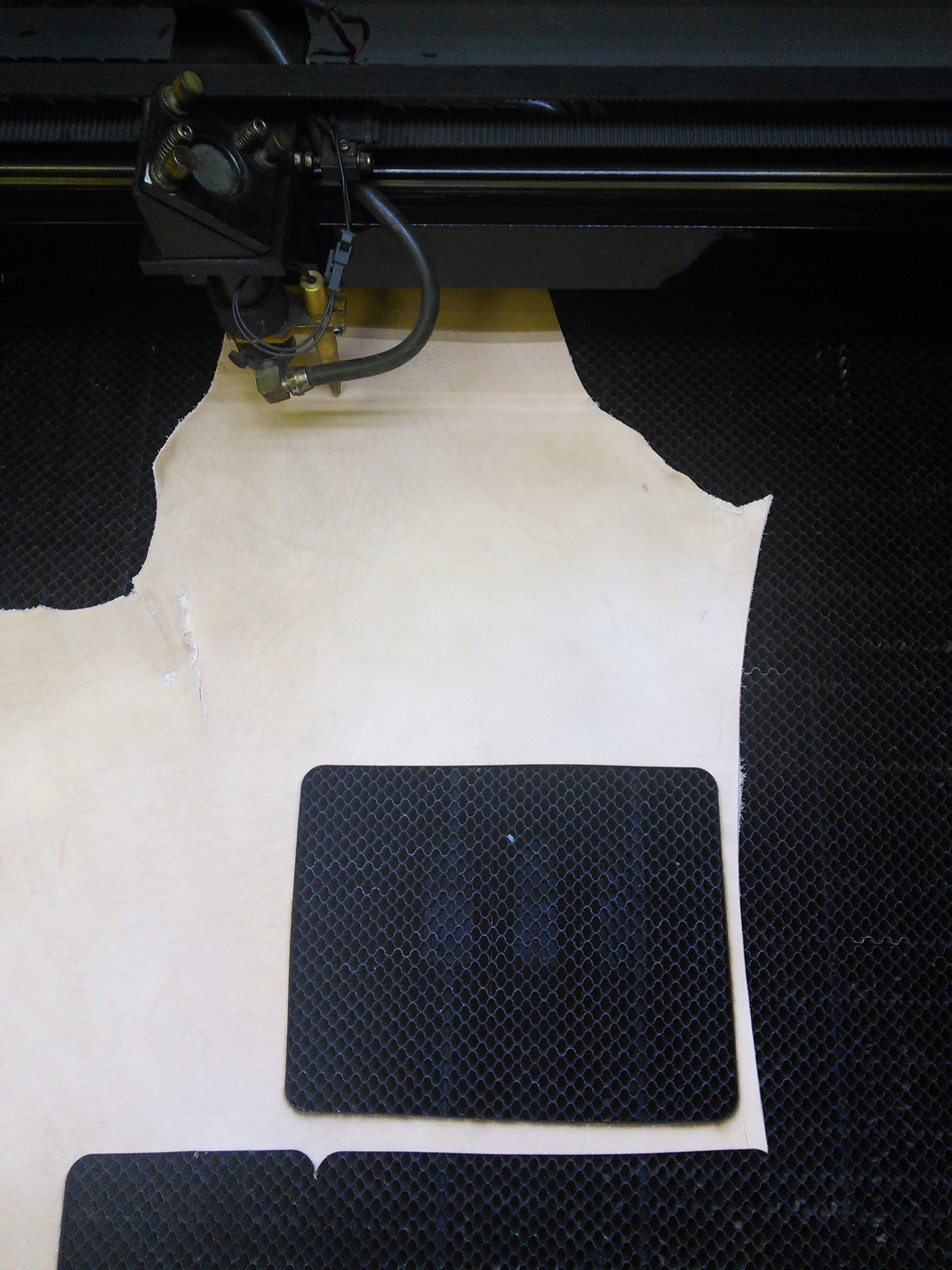 Simple Leather Case for Field Notes : 4 Steps - Instructables