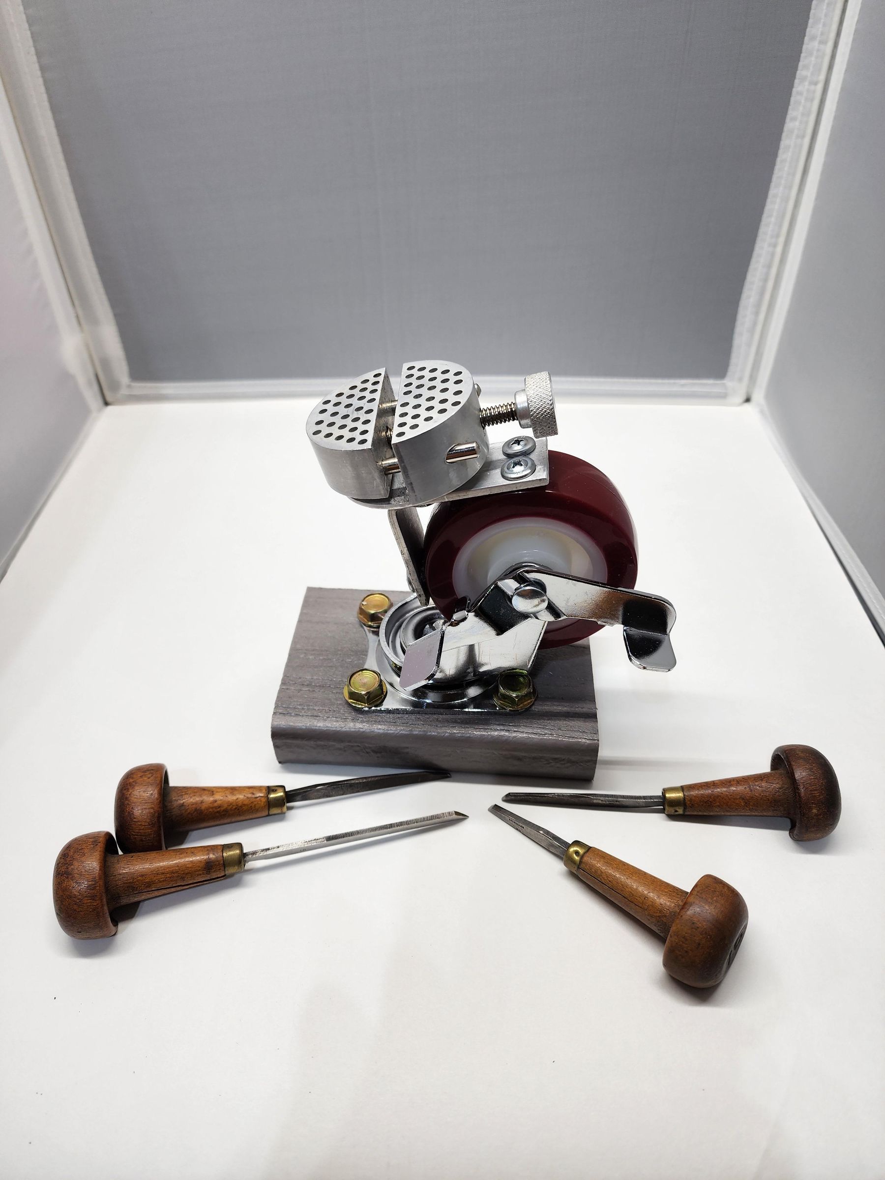 Engraving Vise, Mini Swivel - Using a Locking Caster : 11 Steps ...