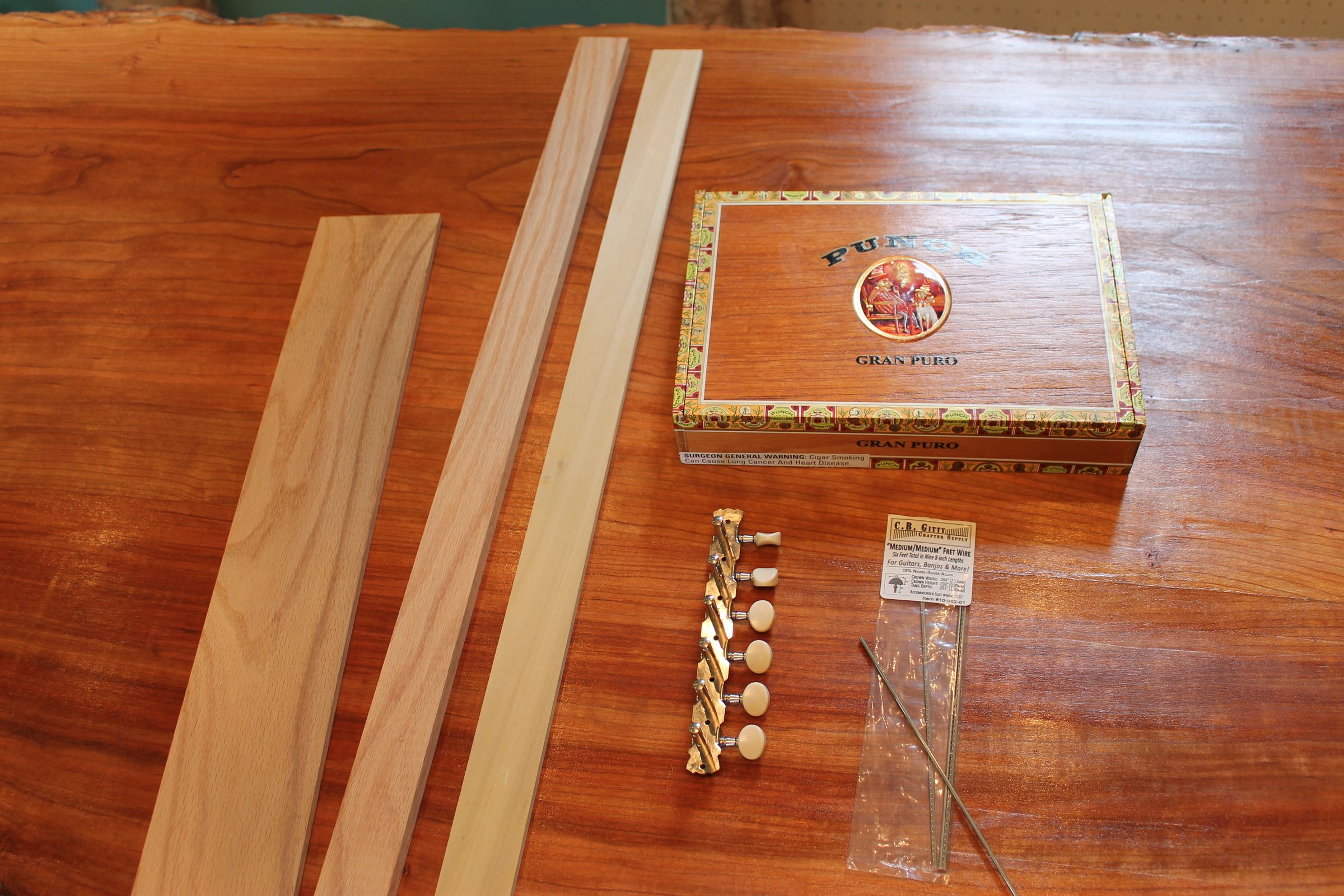Awesome Cigar Box Dulcimer : 14 Steps (with Pictures) - Instructables