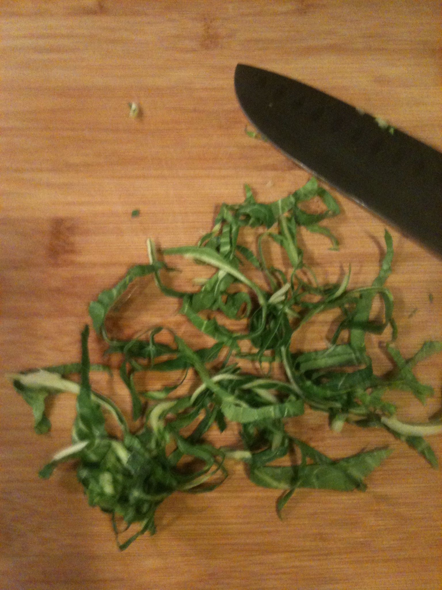 How to Shred Lettuce the Fancy Way : 7 Steps - Instructables