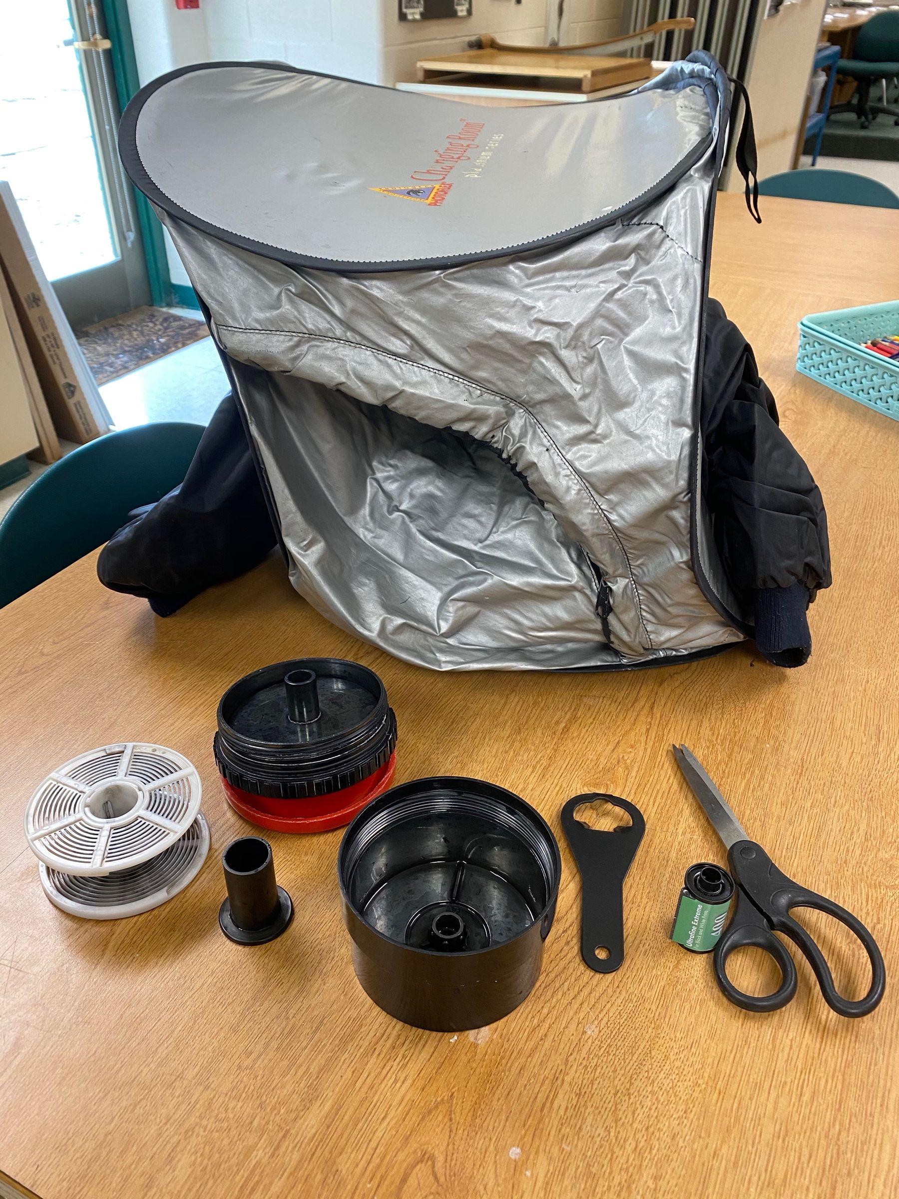 Loading Film Into Developing Tanks : 9 Steps - Instructables