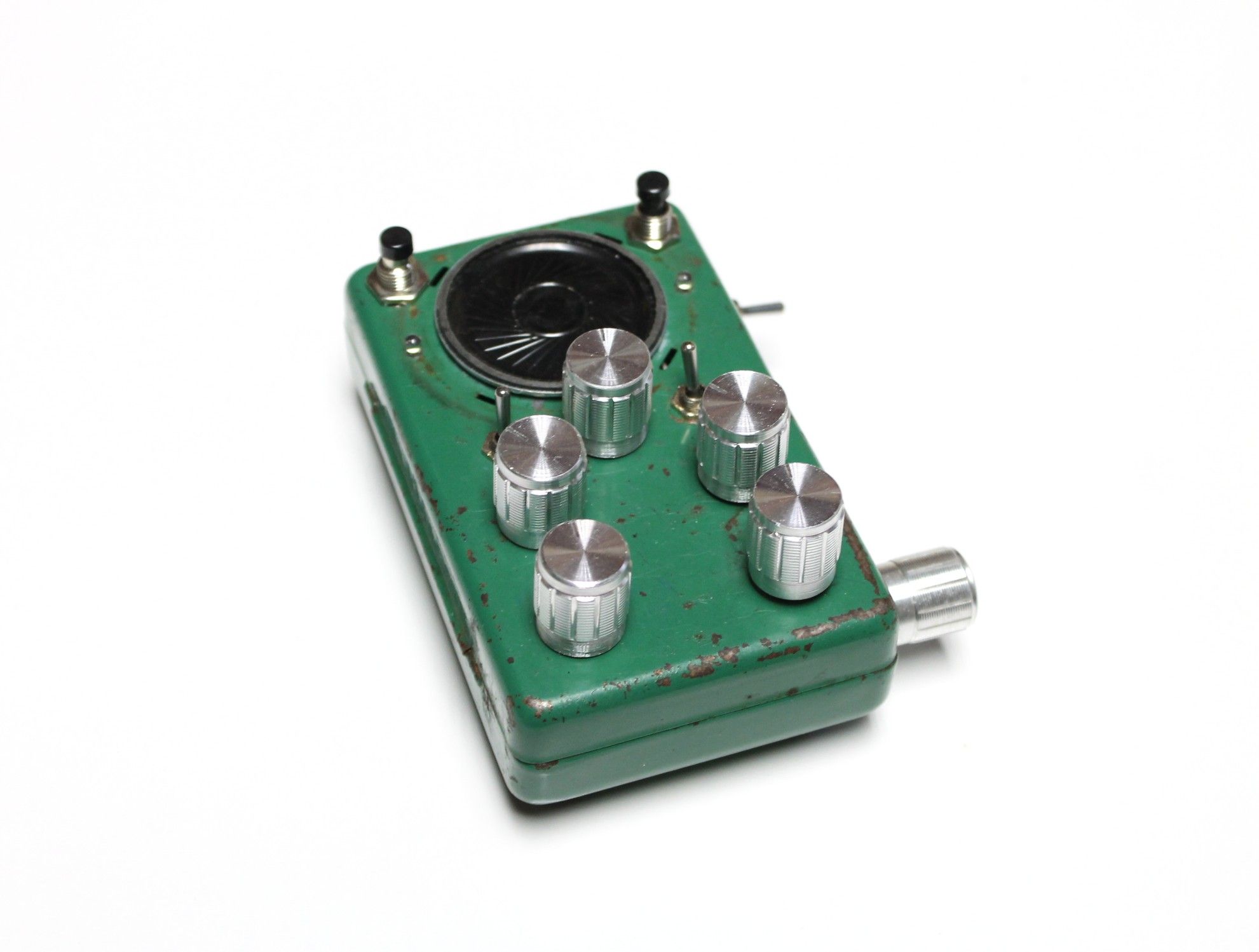 Fizzle Loop Synth V3 (555 Timer) : 11 Steps (with Pictures) - Instructables