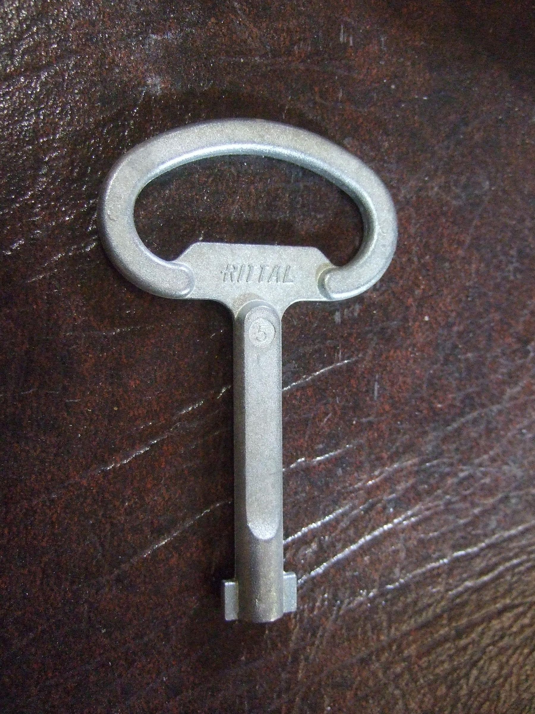 Bottle Opener From Supercomputer Enclosure Key : 8 Steps (with Pictures ...