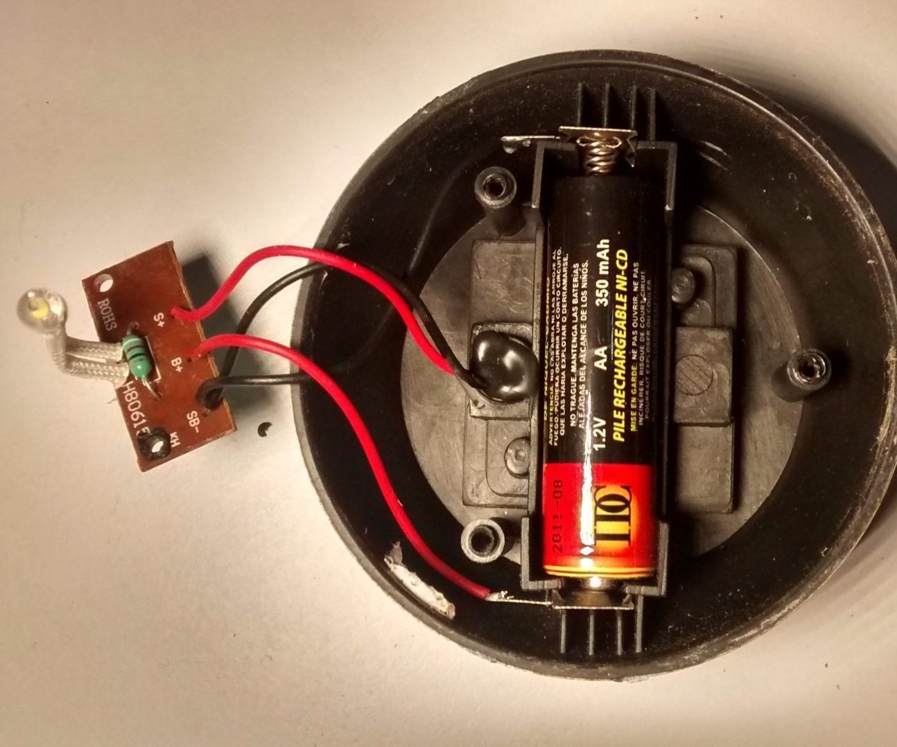 What's Inside? #4: Solar Garden Light! (Salvaging Electronic Components ...