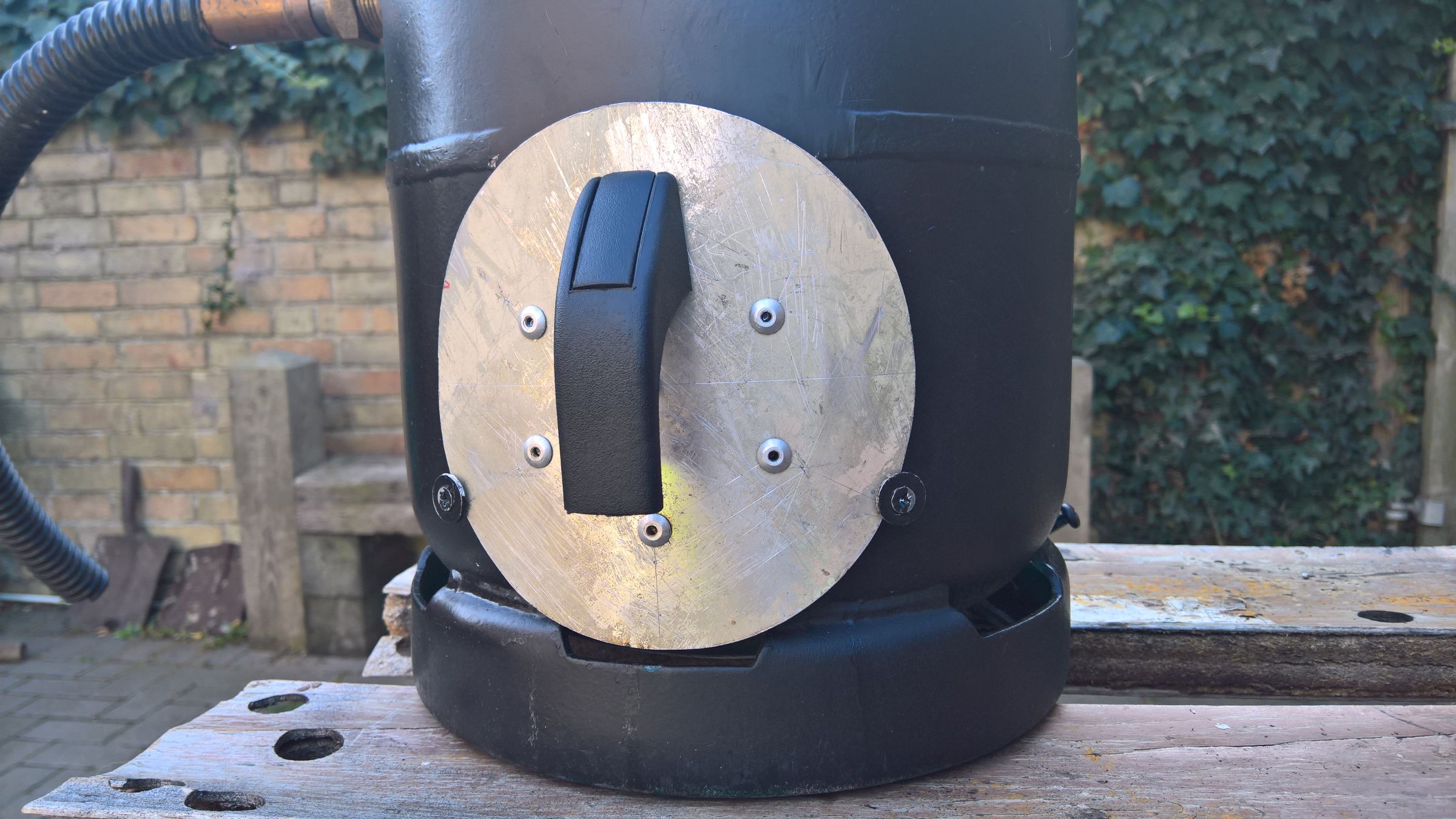 How to Make a Cold Smoker - Door : 9 Steps (with Pictures) - Instructables