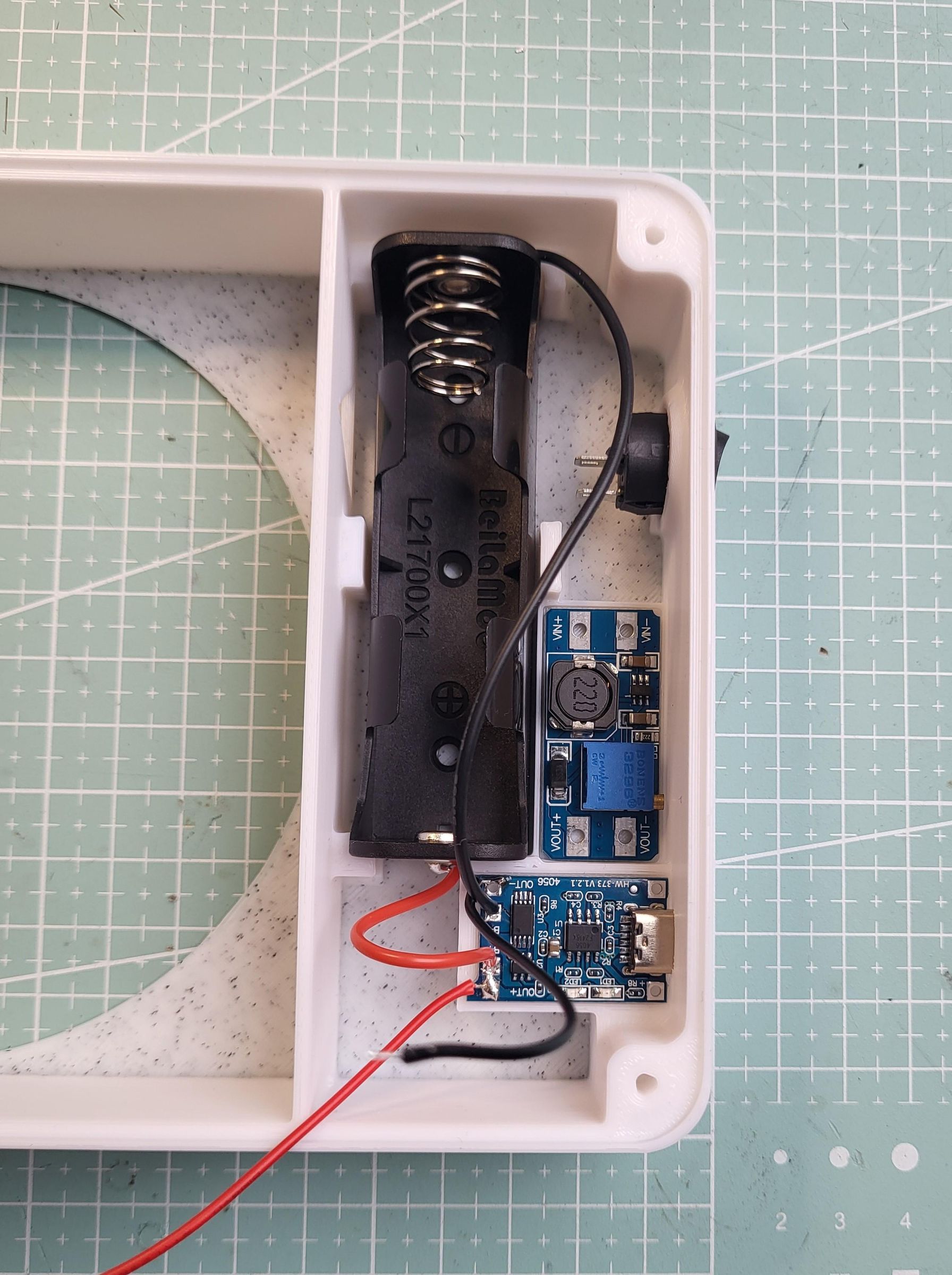 Portable Battery Powered Fan : 4 Steps (with Pictures) - Instructables