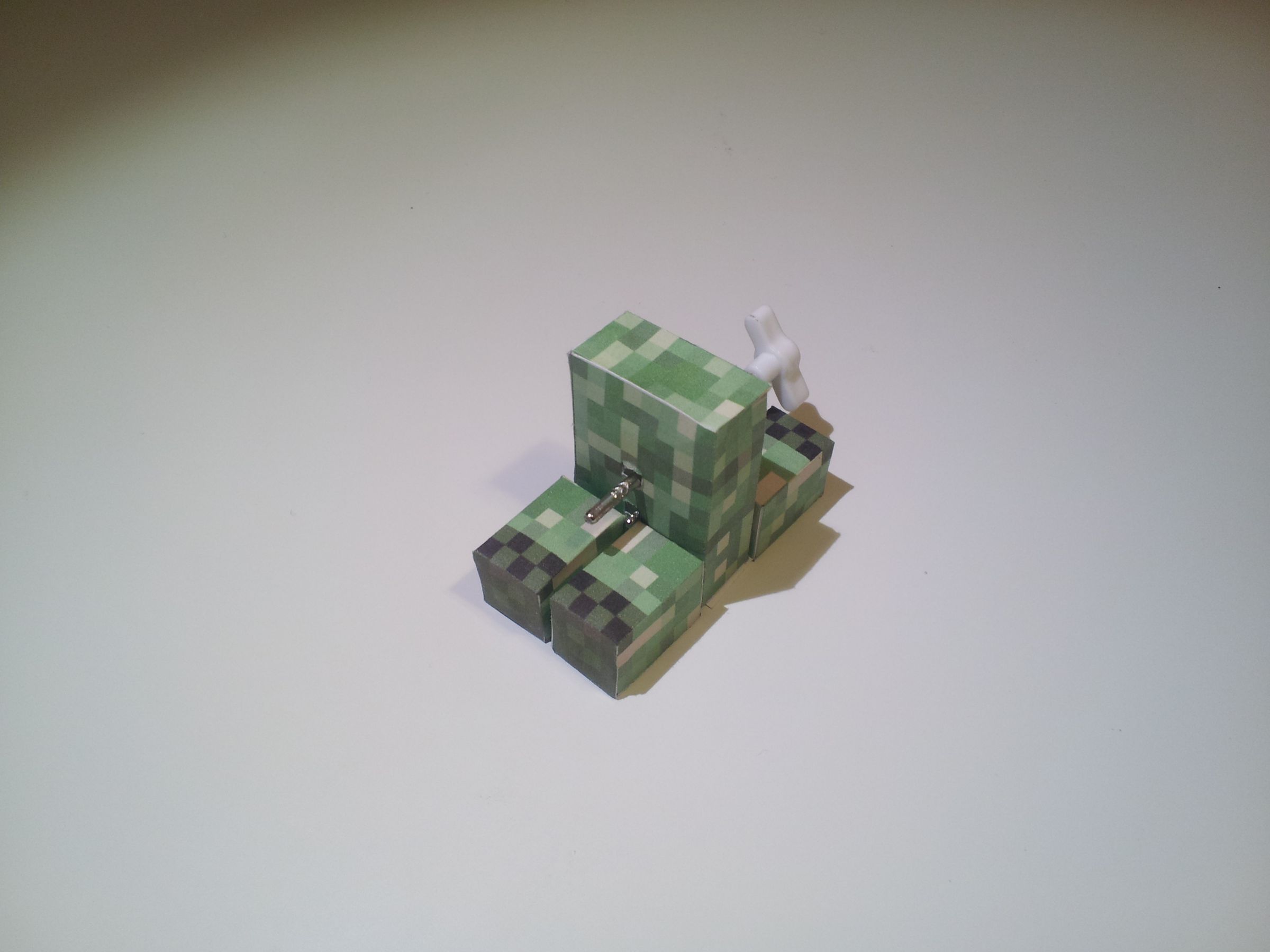 Windup MineCraft Creeper : 9 Steps (with Pictures) - Instructables