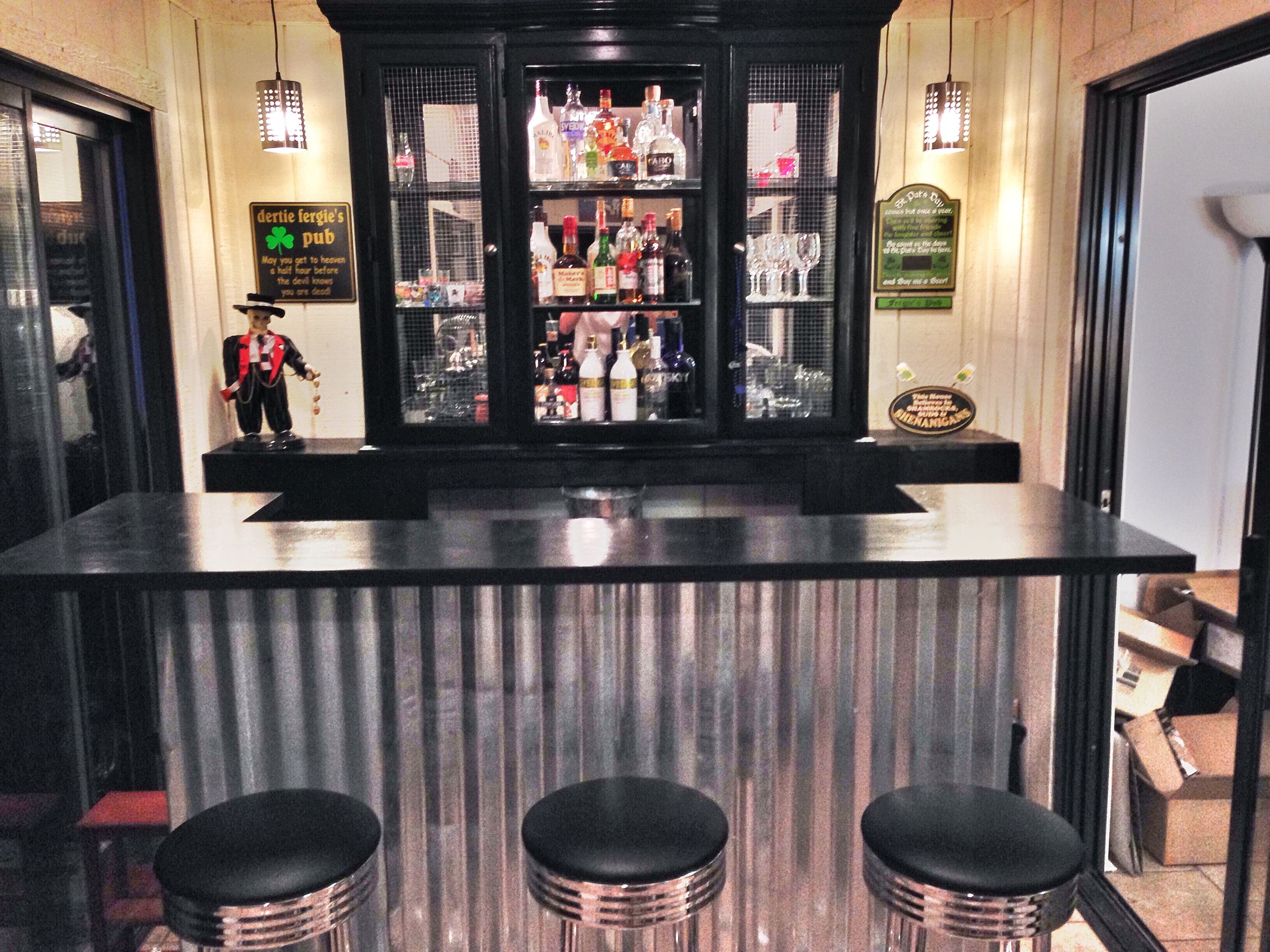 Hutch Re-purposed to a BAR DIY : 13 Steps (with Pictures) - Instructables