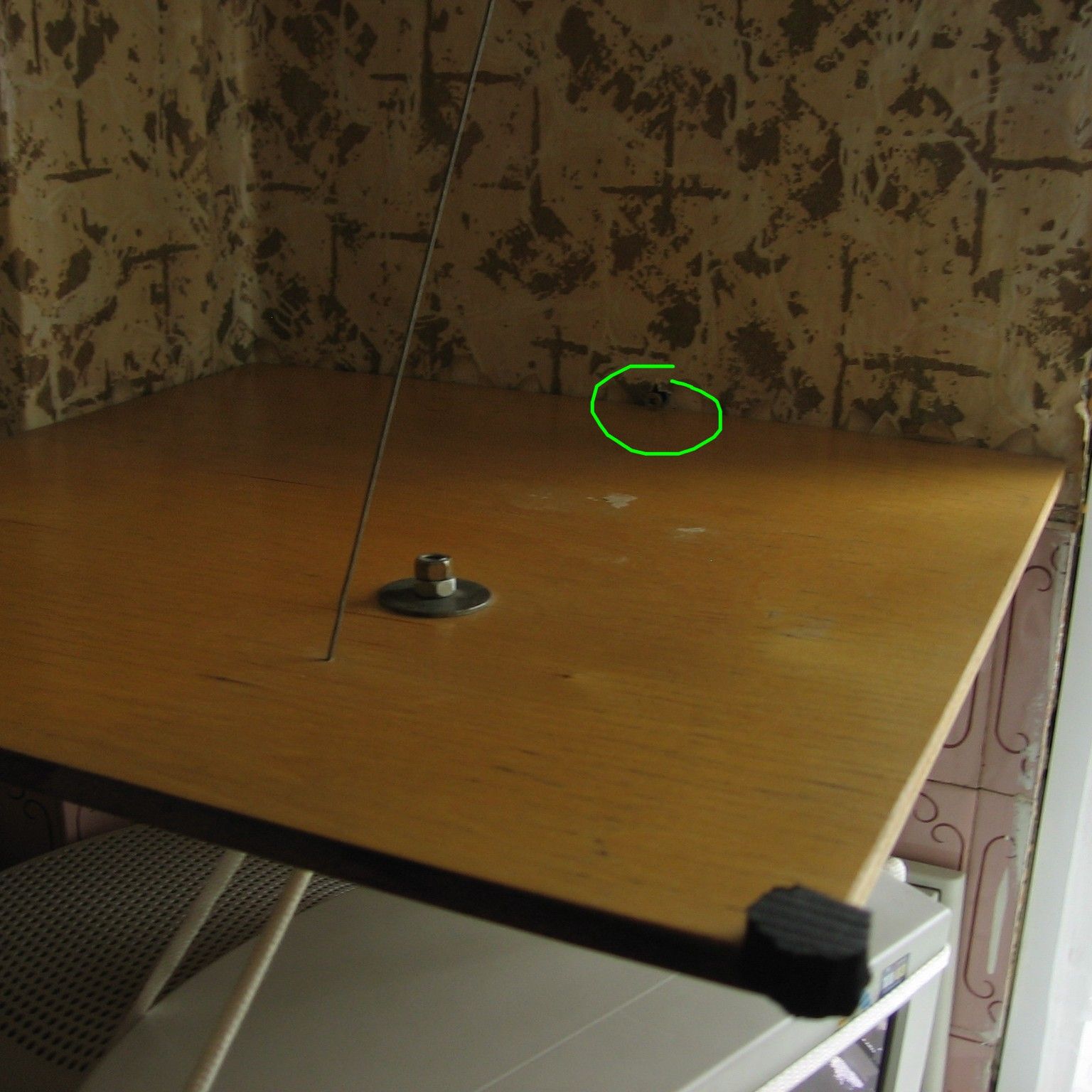 Wall Mount for CRT Monitor - Instructables