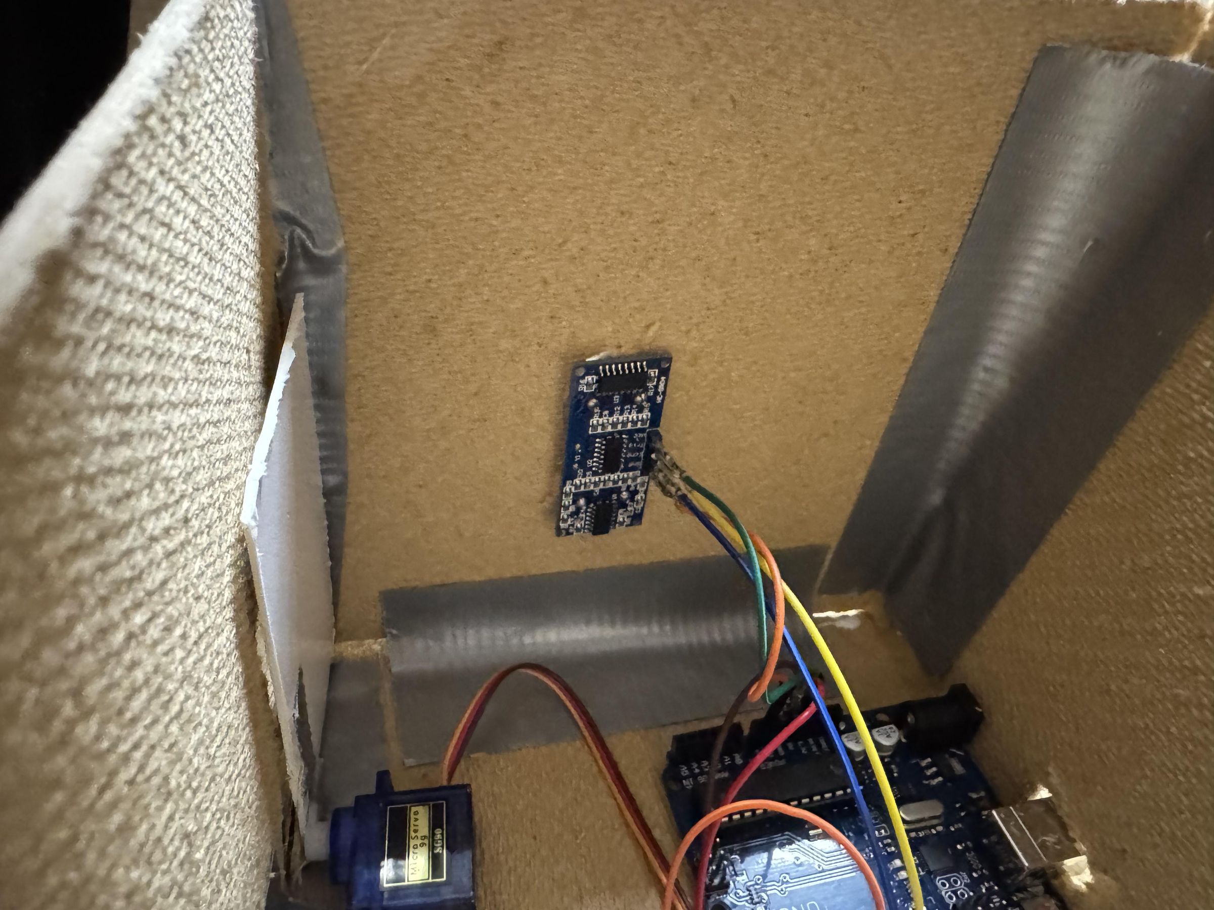 Mini Box/House With Automated Door : 4 Steps - Instructables