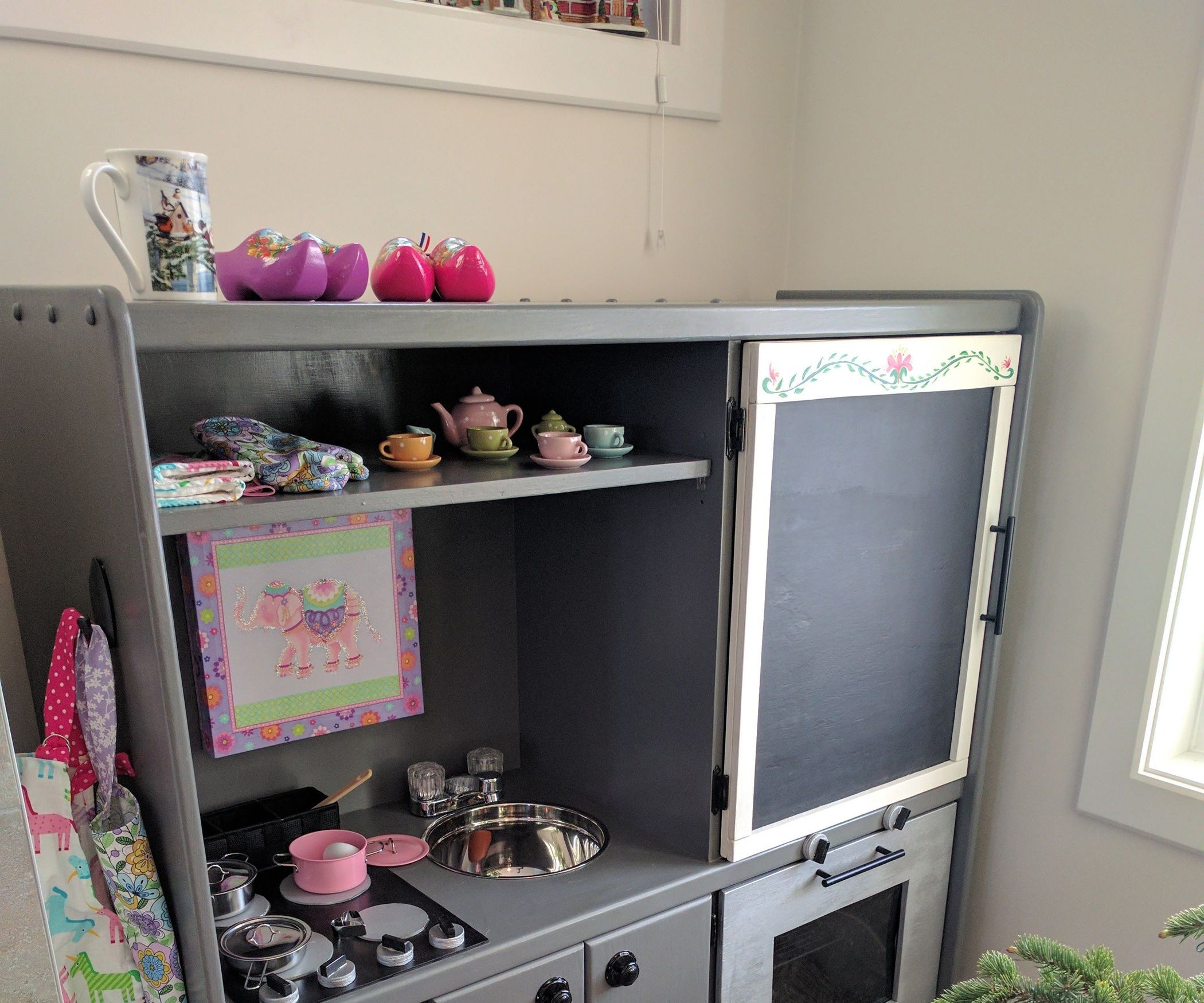 Play Kitchen From Old Entertainment Centre : 5 Steps (with Pictures ...