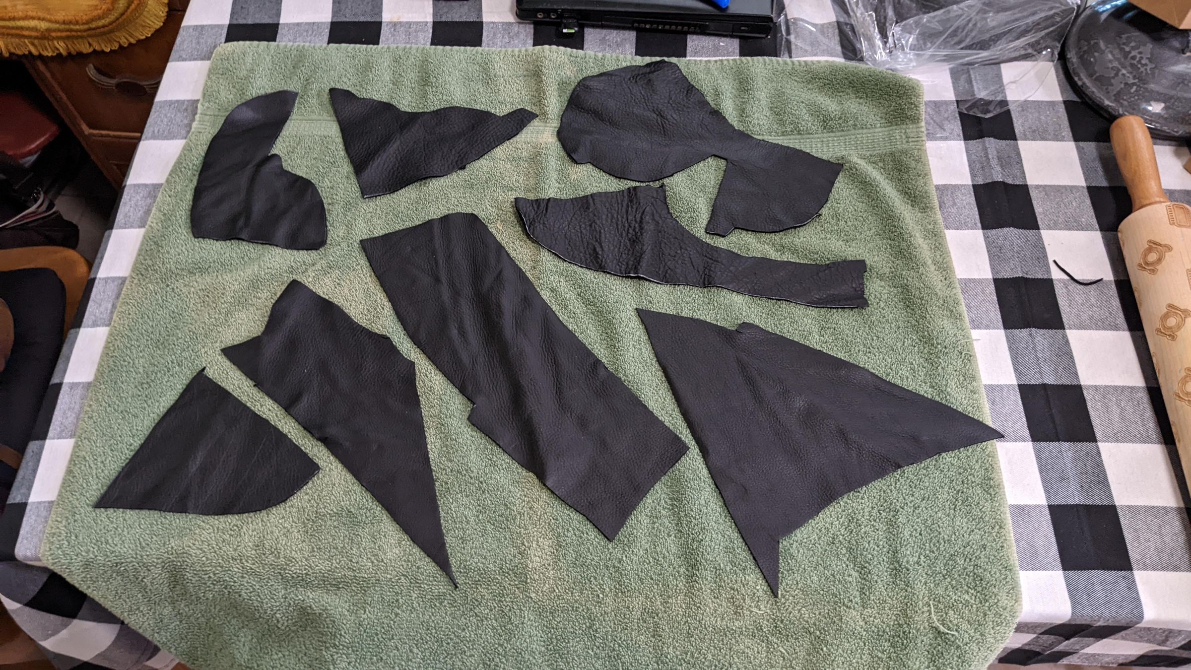 Scrap Leather Scales : 6 Steps (with Pictures) - Instructables