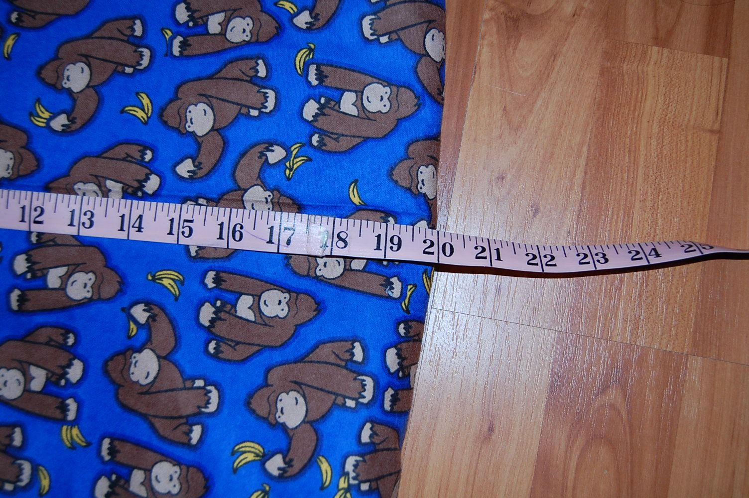 Lap Blanket With Foot Pockets : 6 Steps - Instructables