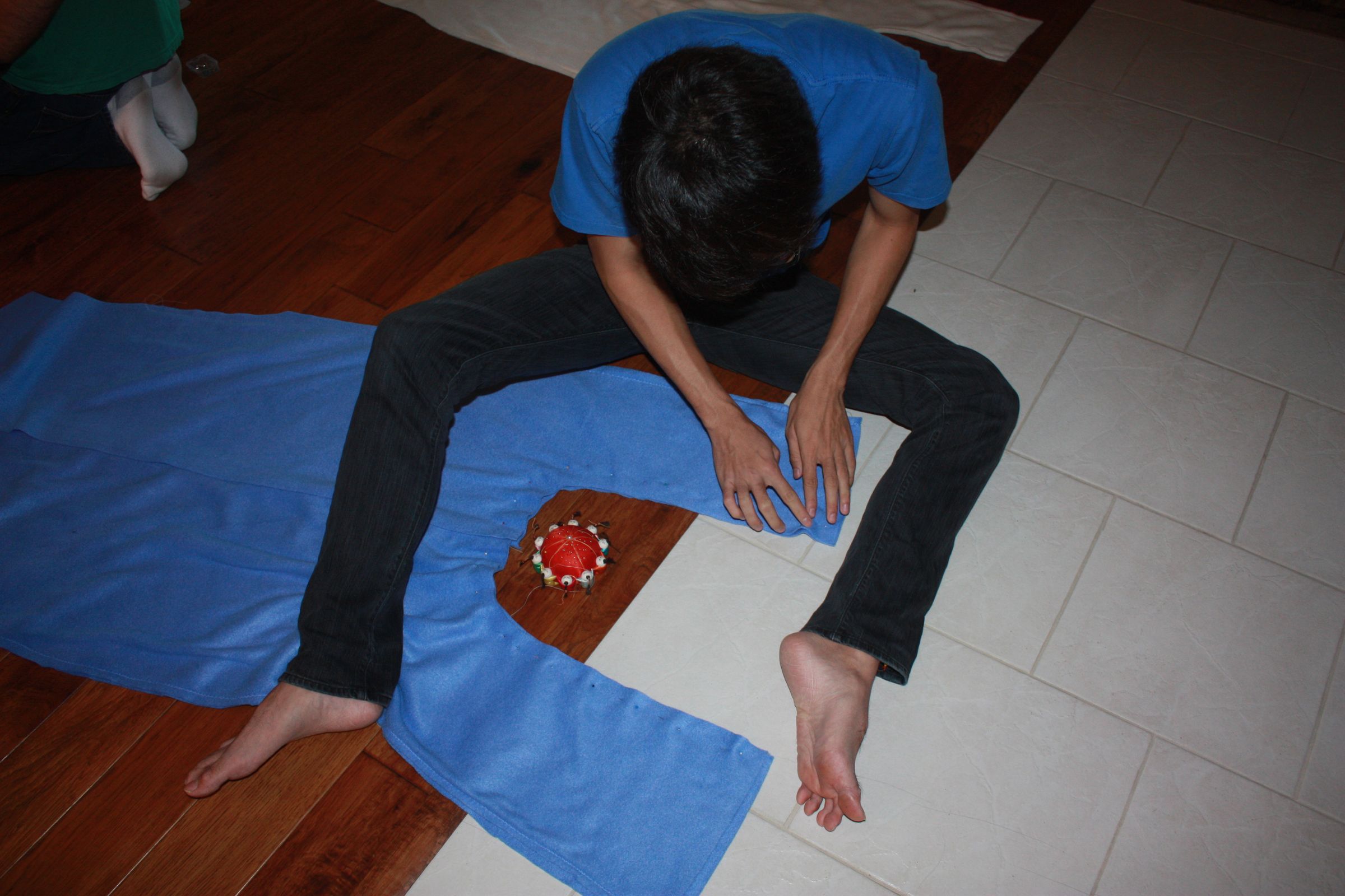 "Snuggie" Character Costume : 19 Steps (with Pictures) - Instructables