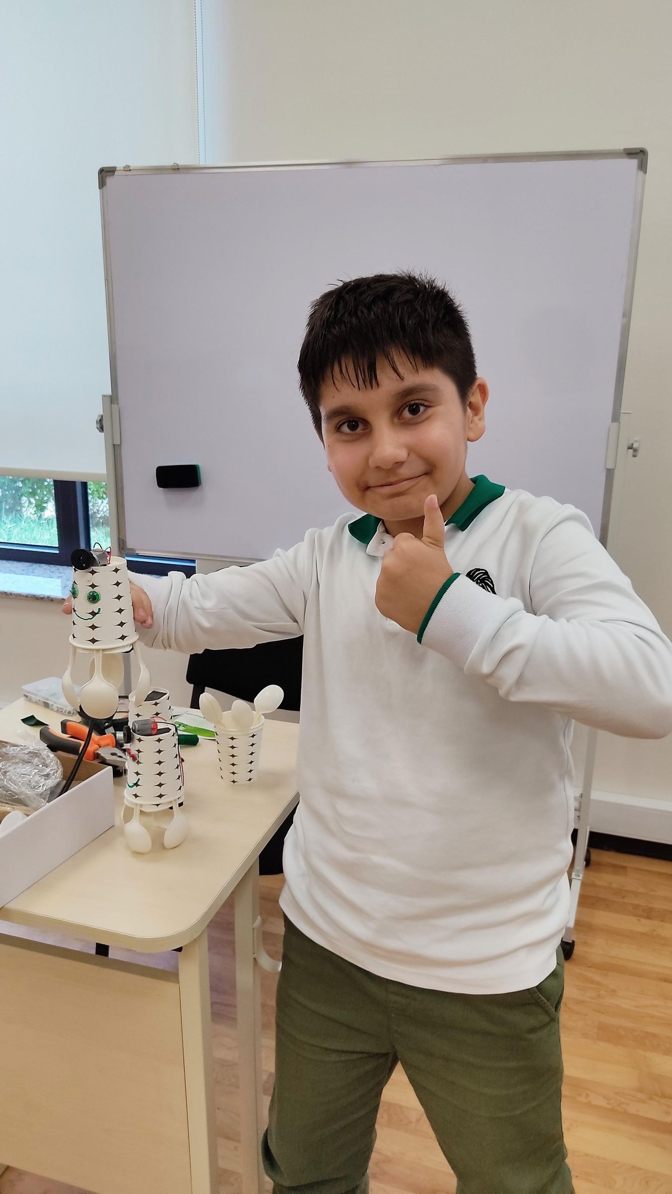 Robotics for School: Create Four Easy Robots Using Simple Materials ...