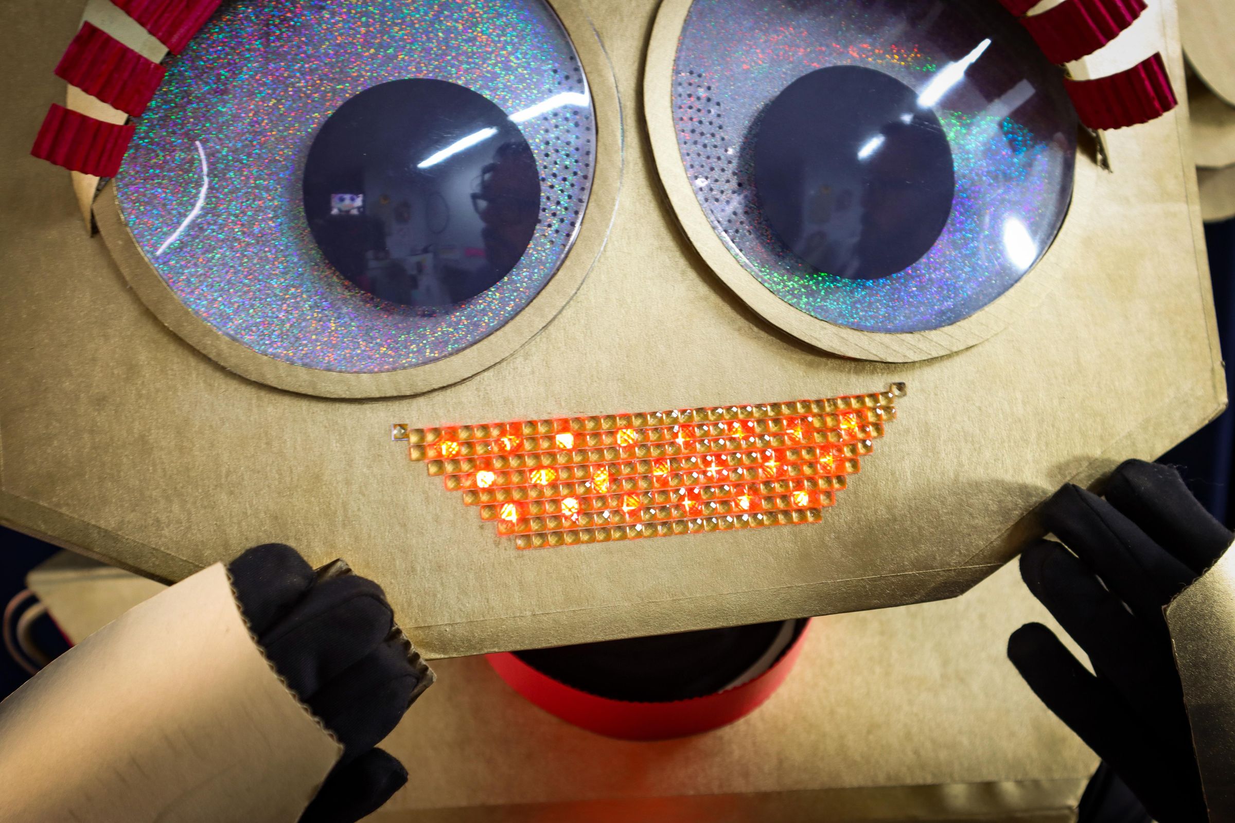 Designing a Cardboard Robot Costume : 22 Steps (with Pictures ...