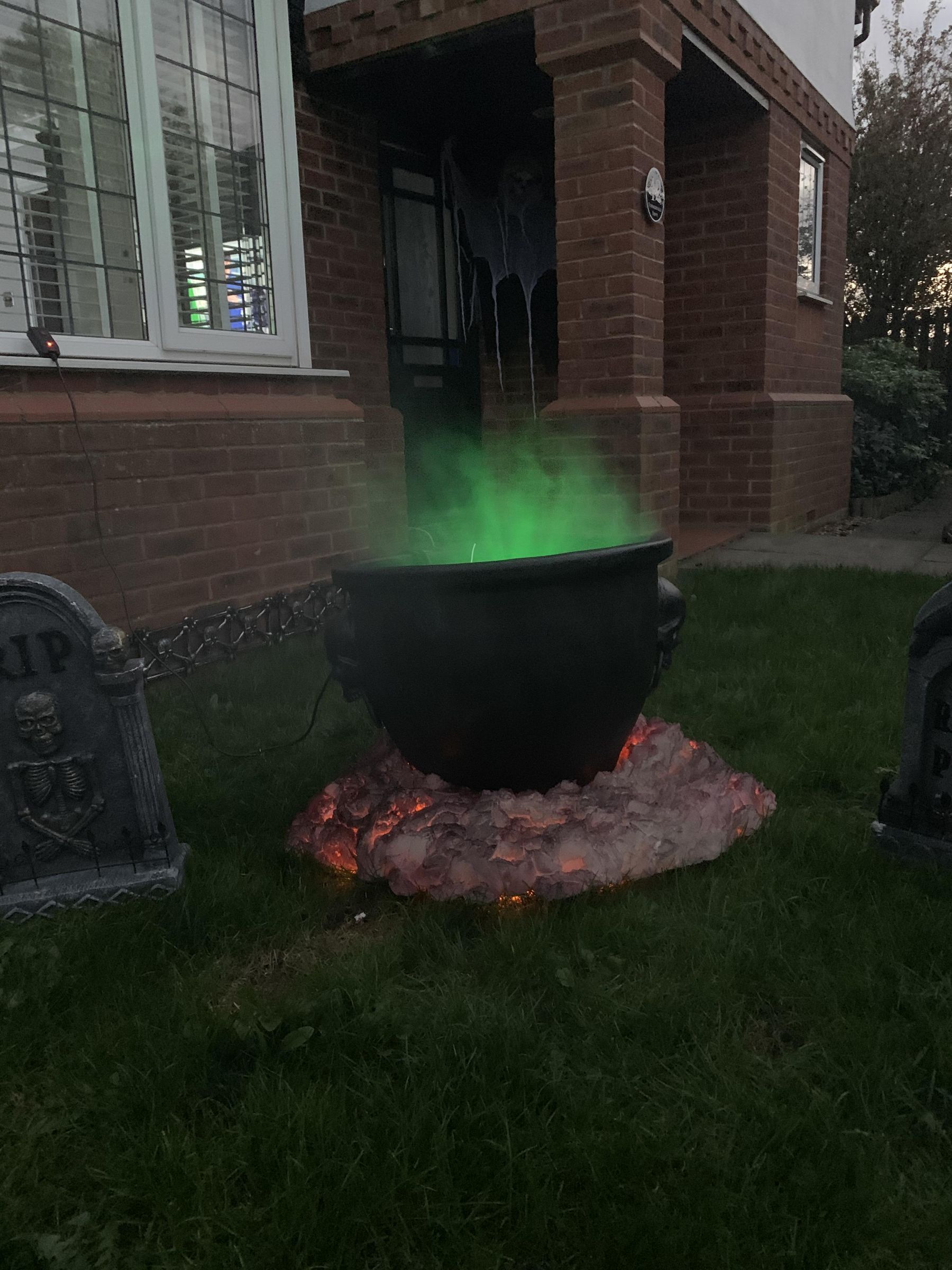 Witch's Cauldron : 8 Steps (with Pictures) - Instructables