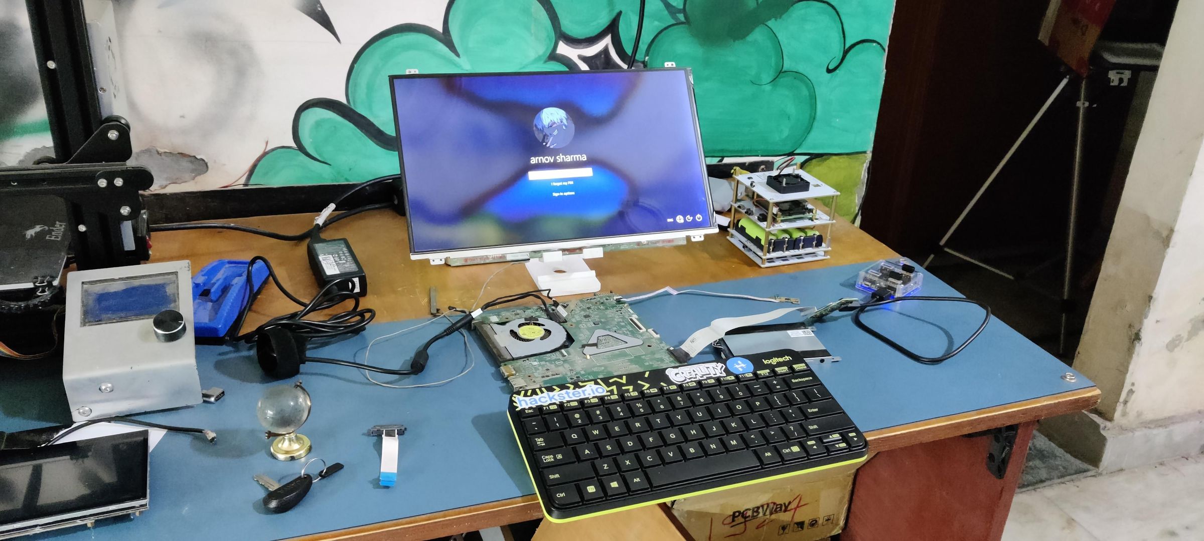 CyberDesk Ultra Pro Max : 20 Steps (with Pictures) - Instructables