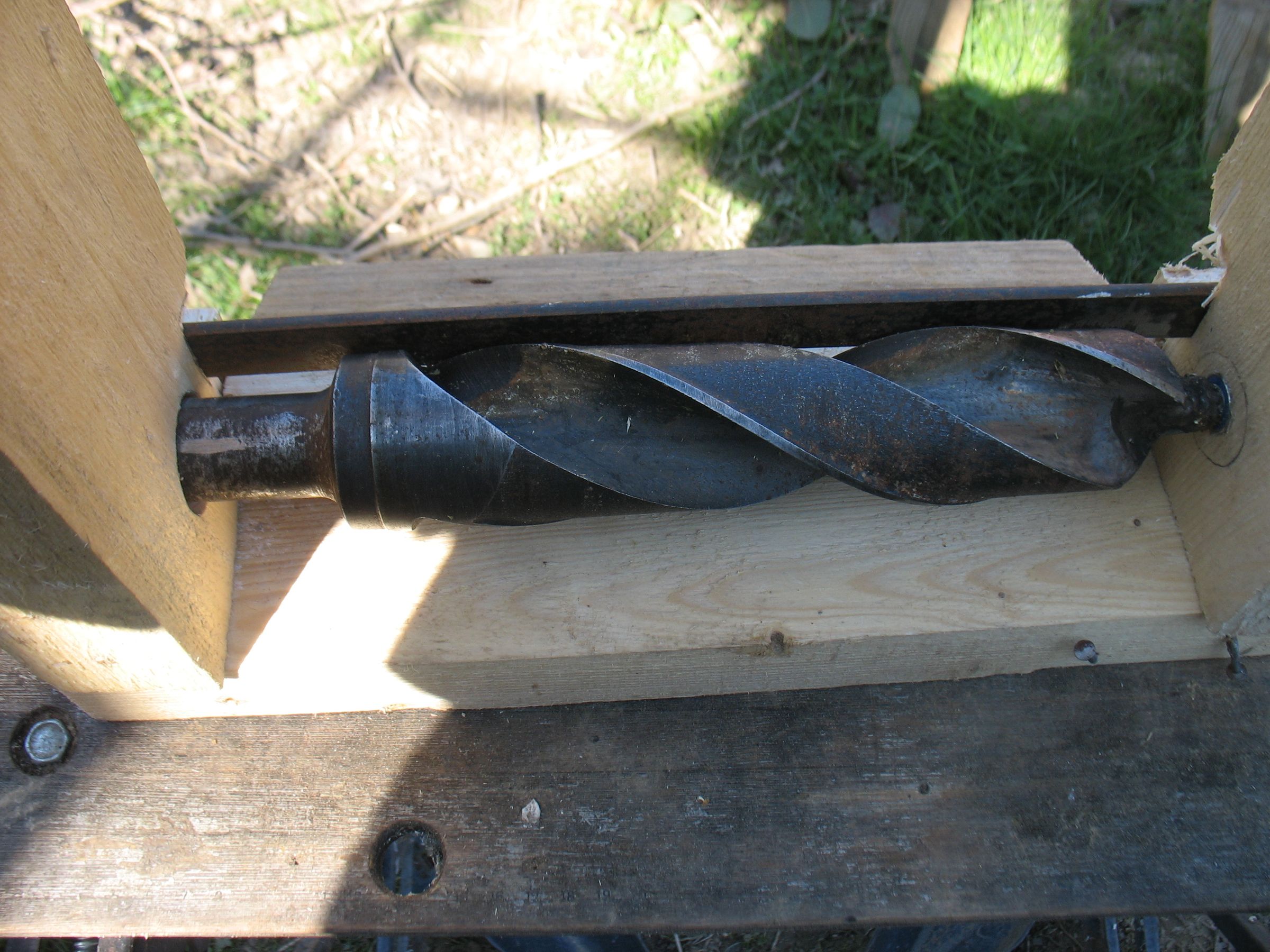 Quick Made Hand Cranked Compost Shredder : 6 Steps - Instructables