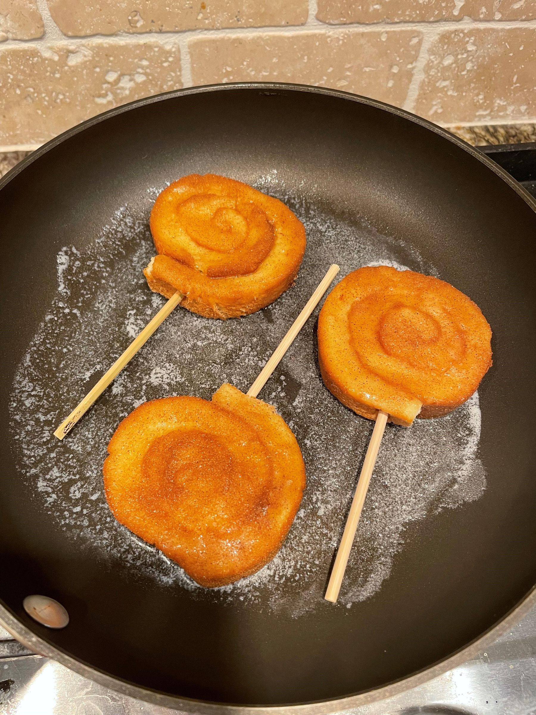 Cinnamon Roll Lollipop : 6 Steps (with Pictures) - Instructables