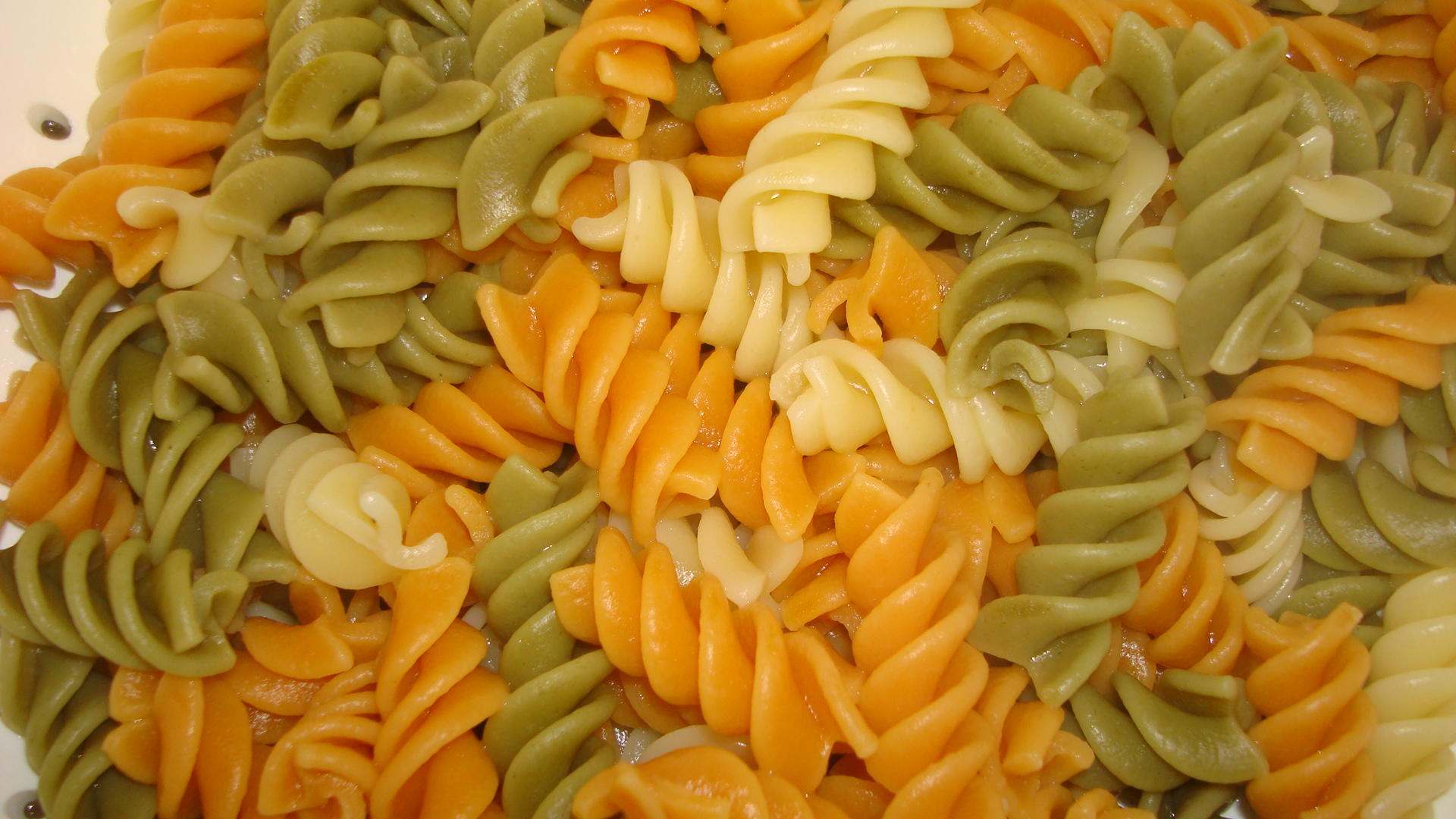 Nacho Cheese Rotini Salad on a Chip : 3 Steps - Instructables