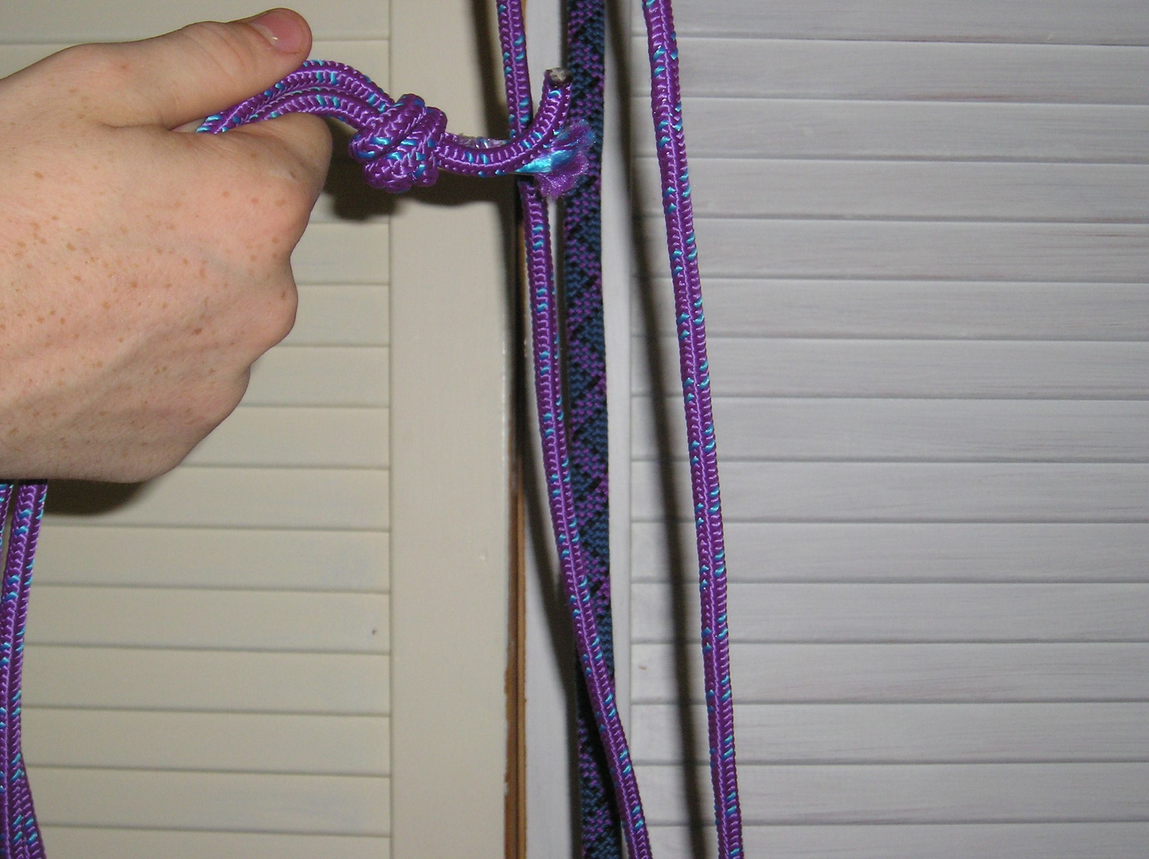 Tying a Prussic Knot. : 4 Steps - Instructables